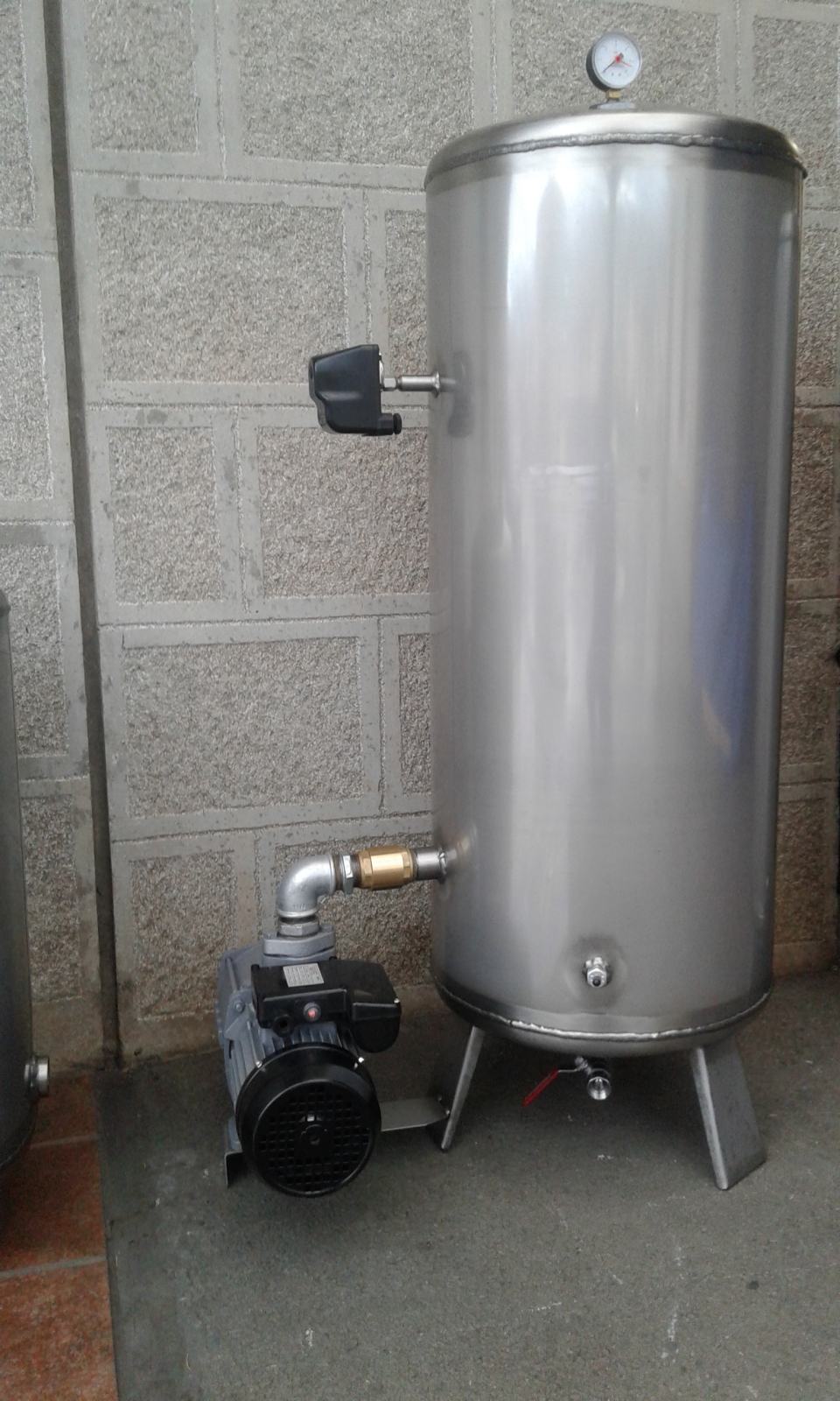 INOX HIDROFOR 180L Z ČRPALKO - NERABLJEN