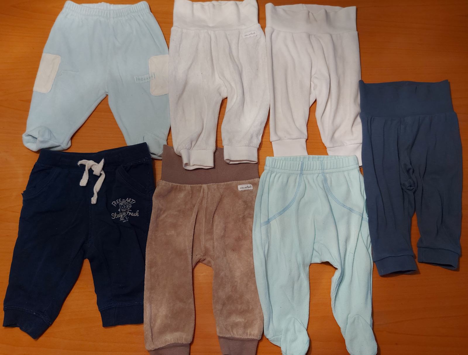 7 hlačk velikosti 62 cm