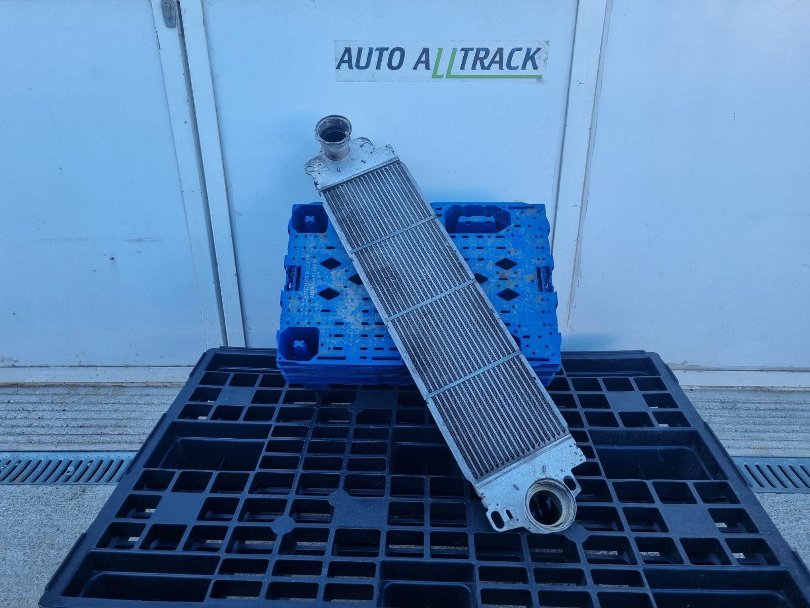 Vw Transporter T5 2.0 tdi hladilnik zraka intercooler 7H0145804B