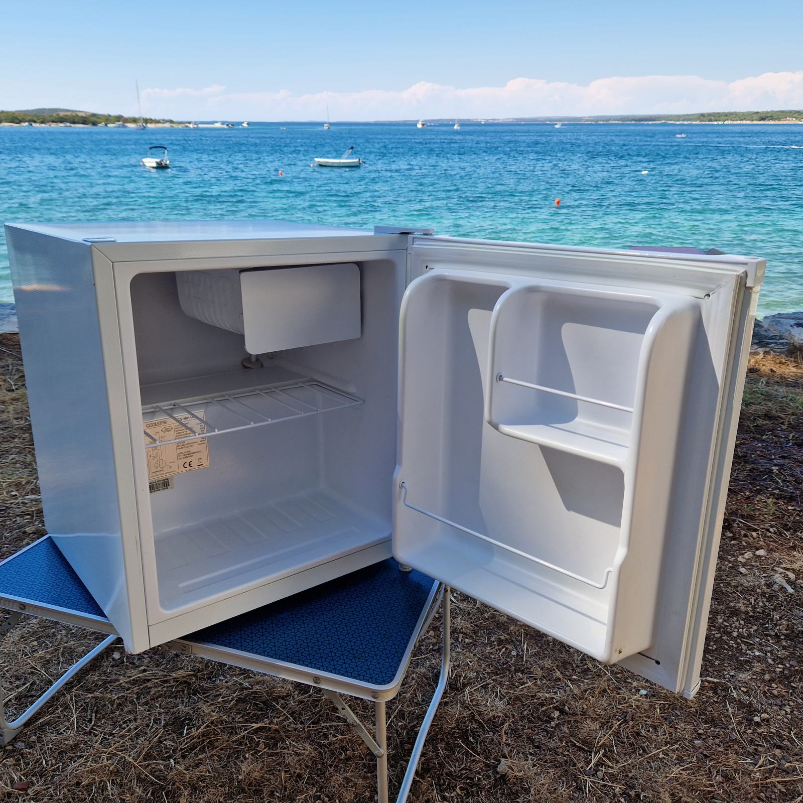 HLADILNIK COOLSTAR CS 43 MINI HLADILNIK