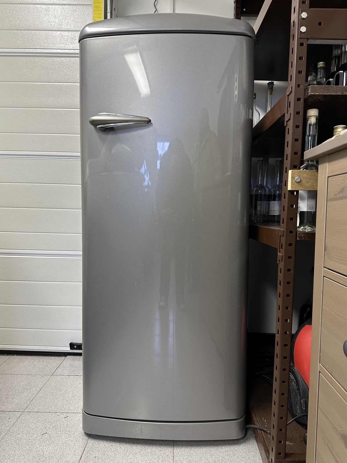 Hladilnik Gorenje retro srebrn