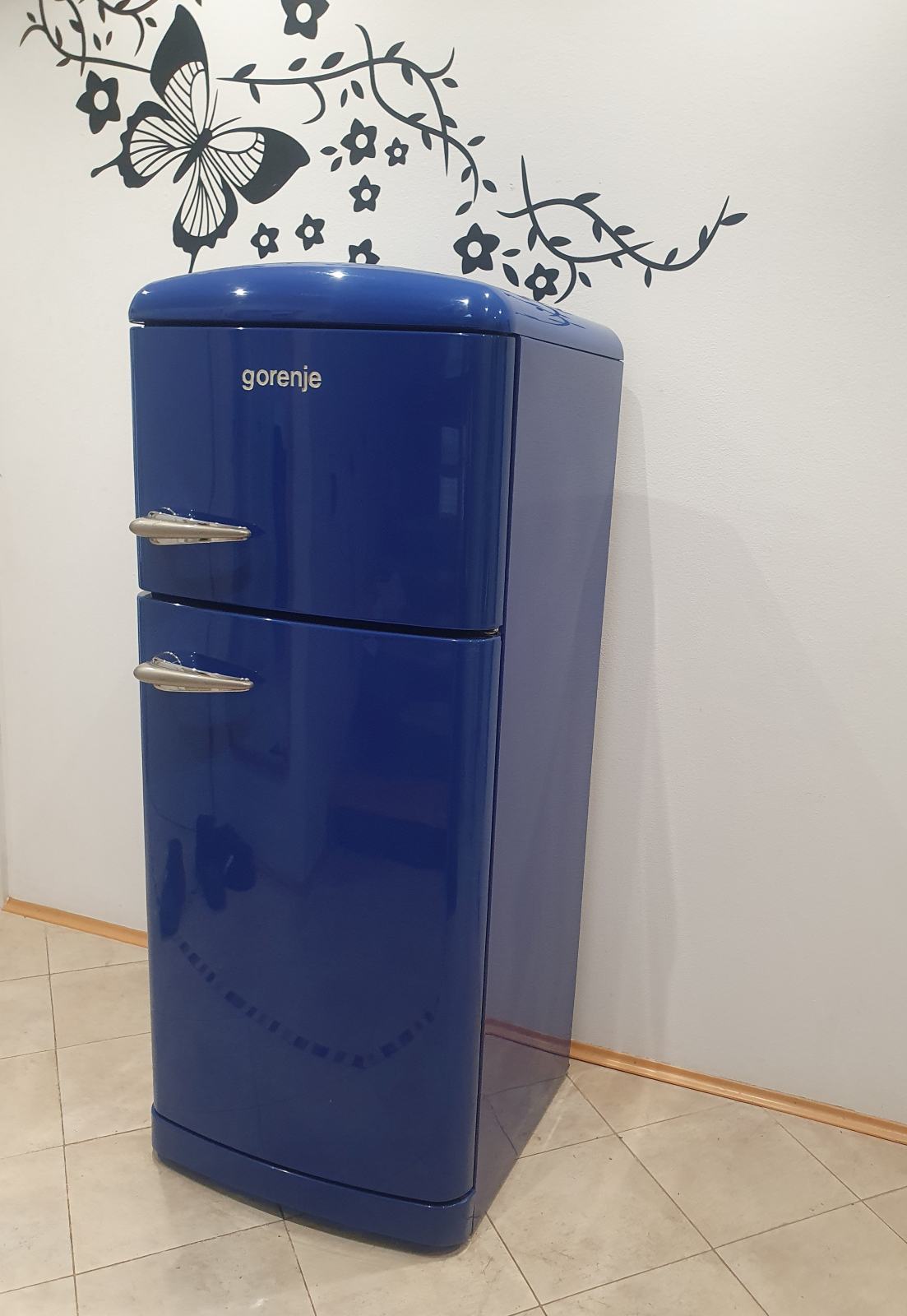 Kombiniran retro hladilnik Gorenje