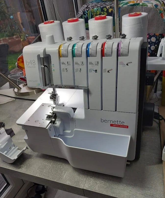 Bernina Bernette Funlock B48 Overlock / Coverlock