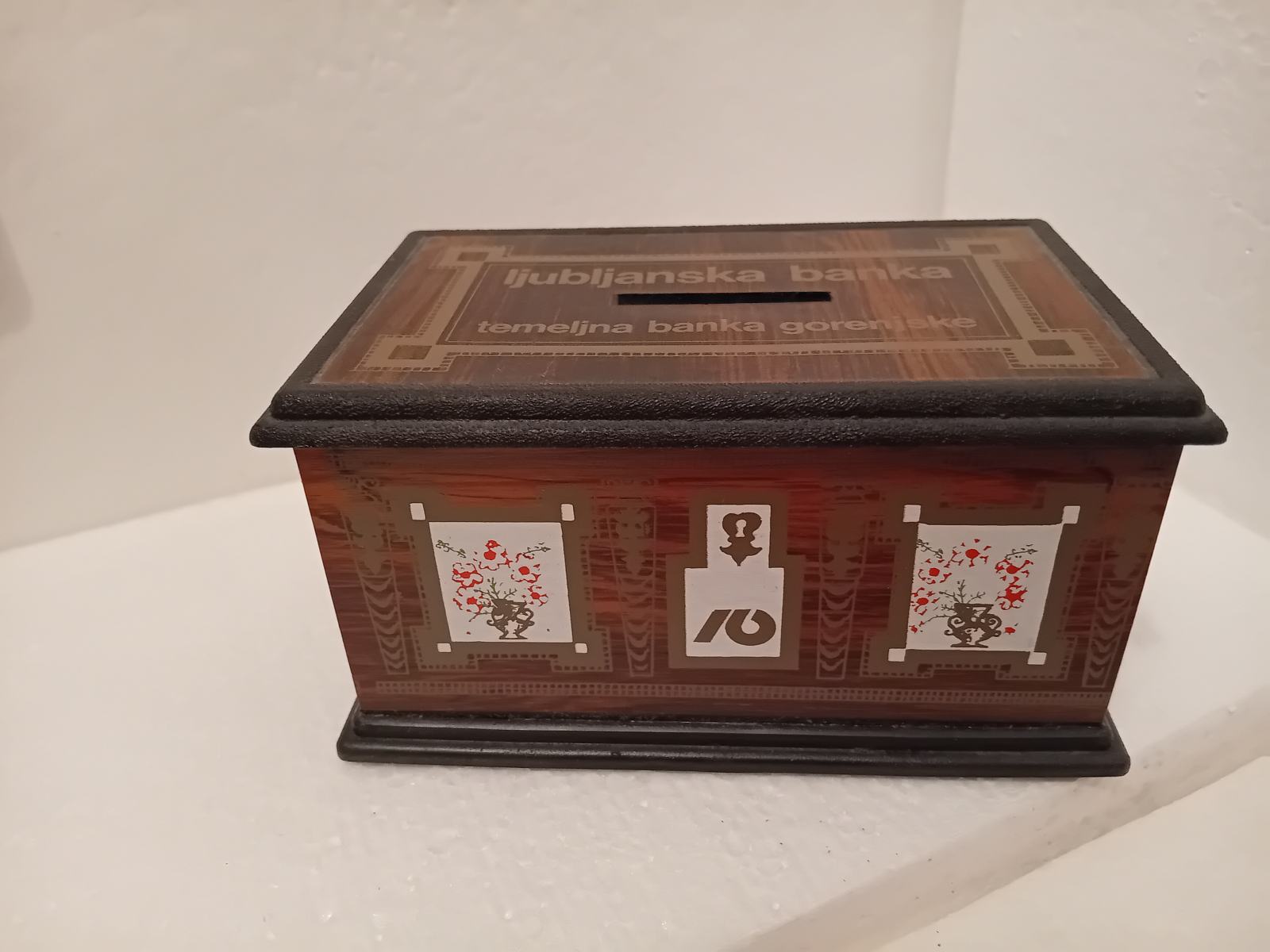 hranilnik , šparovecc