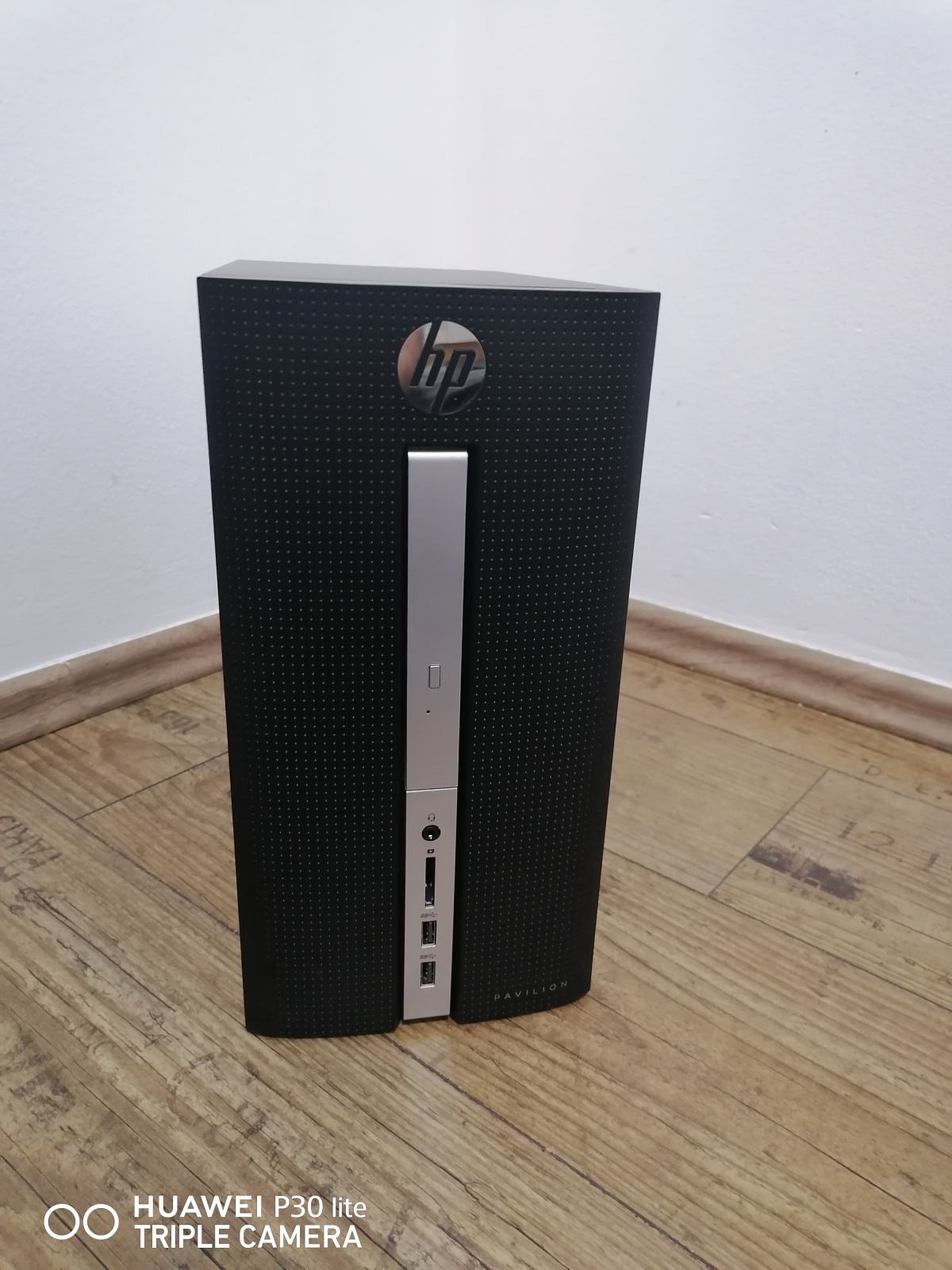 HP Pavilion Desktop - 570-a161nf
