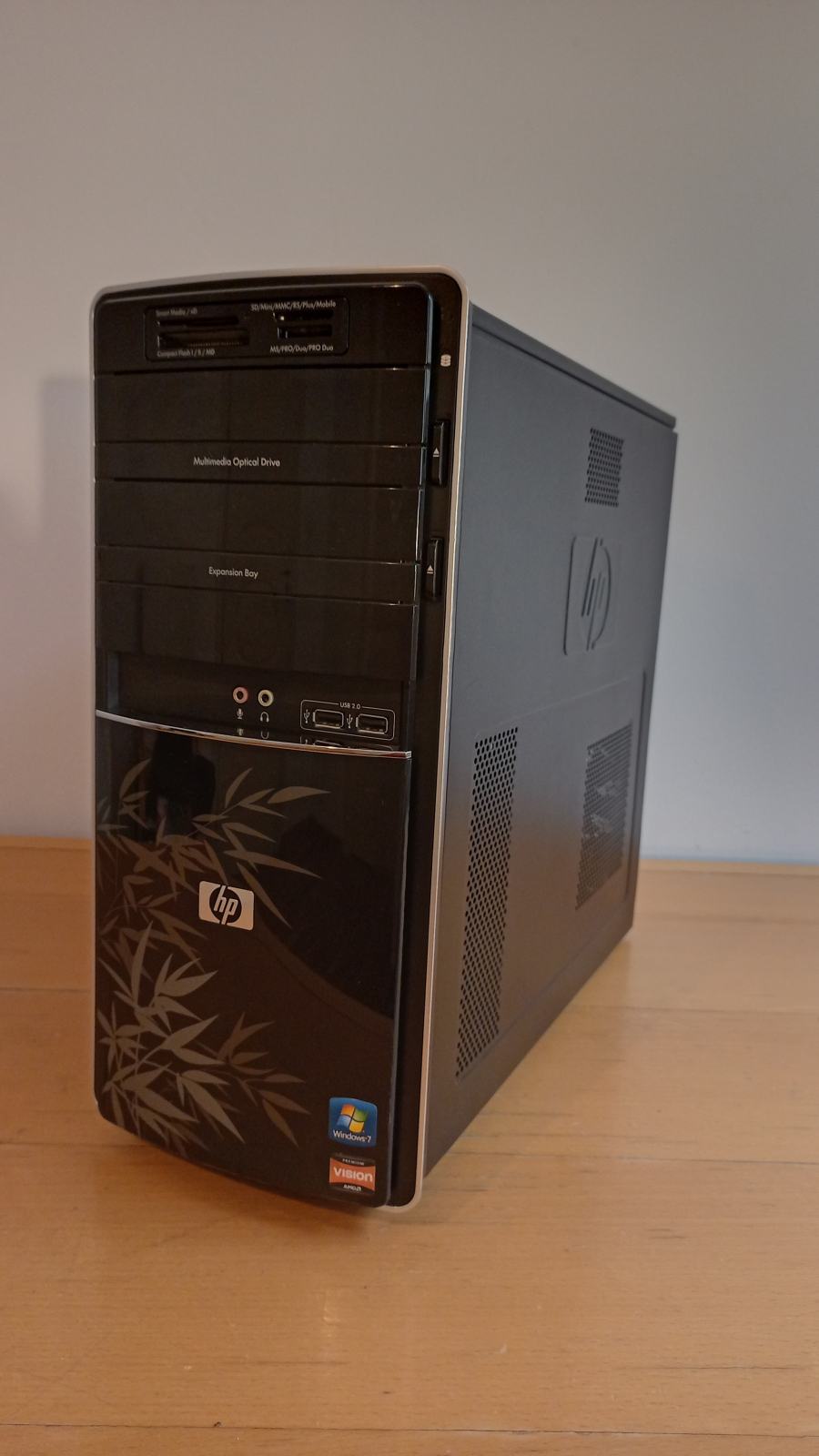 HP Pavilion z AMD Phenom II X6 1065T, NV GTX 1030, 16GB RAM, 250 SSD