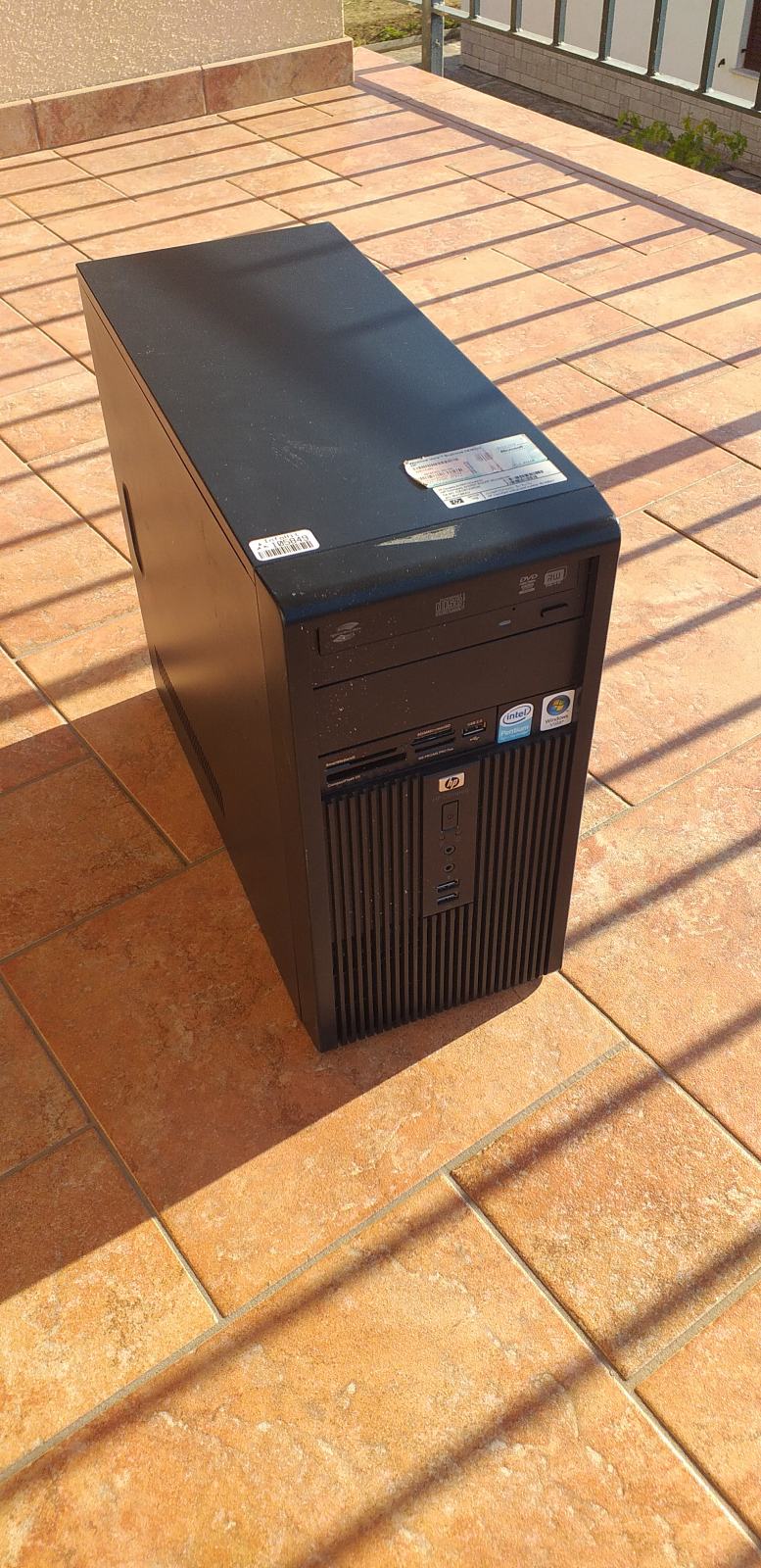Namizni računalnik Hp Qompaq dx2300 Microtower- Windows 10 pro