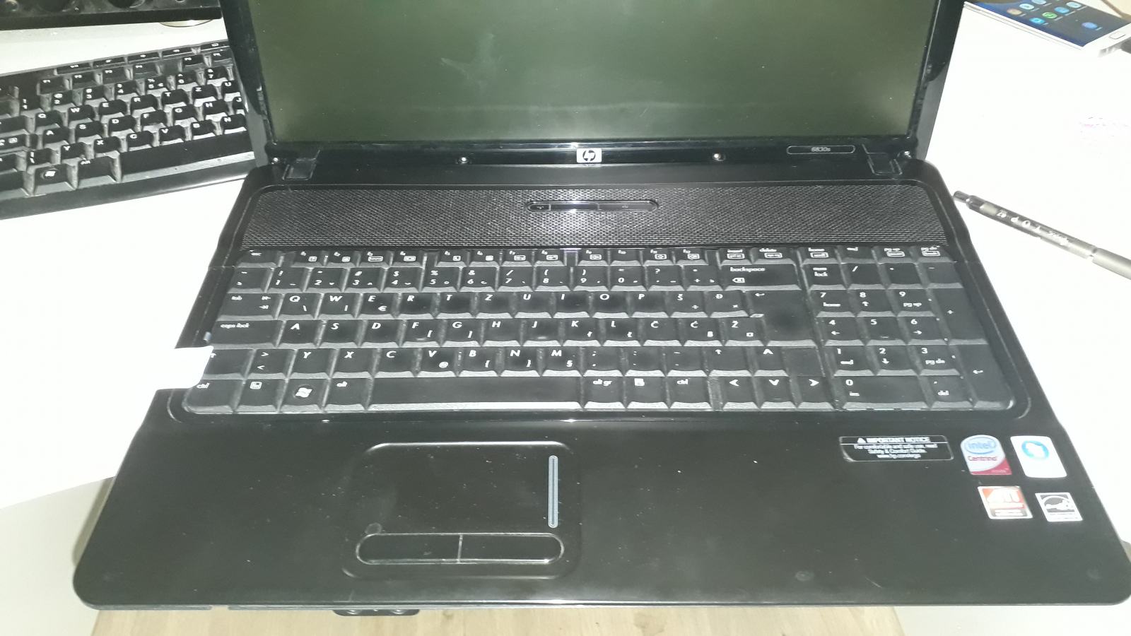 hp 6830s v okvari, lahko po delih