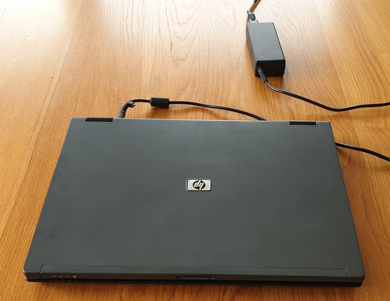 HP Compaq nc8430 Core duo 2GHz, 4 GB RAM, 100 GB HDD, Radeon X1600