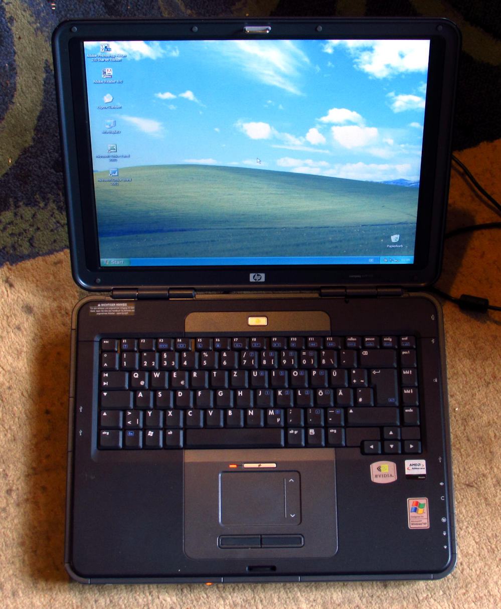 HP Compaq nx9105 - retro Windows XP prenosnik