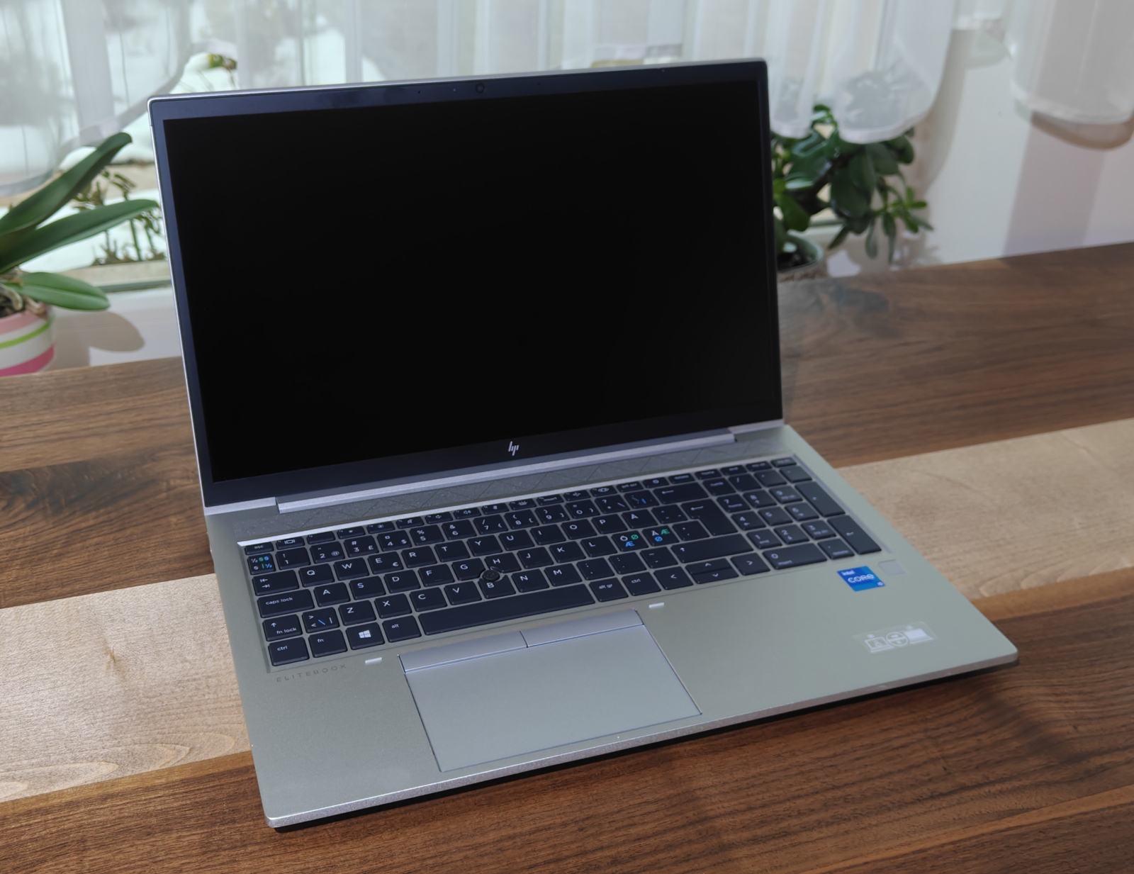 HP EliteBook 850 G8 i5 11.gen / 16GB / 256GB NVMe / Windows 11 Pro