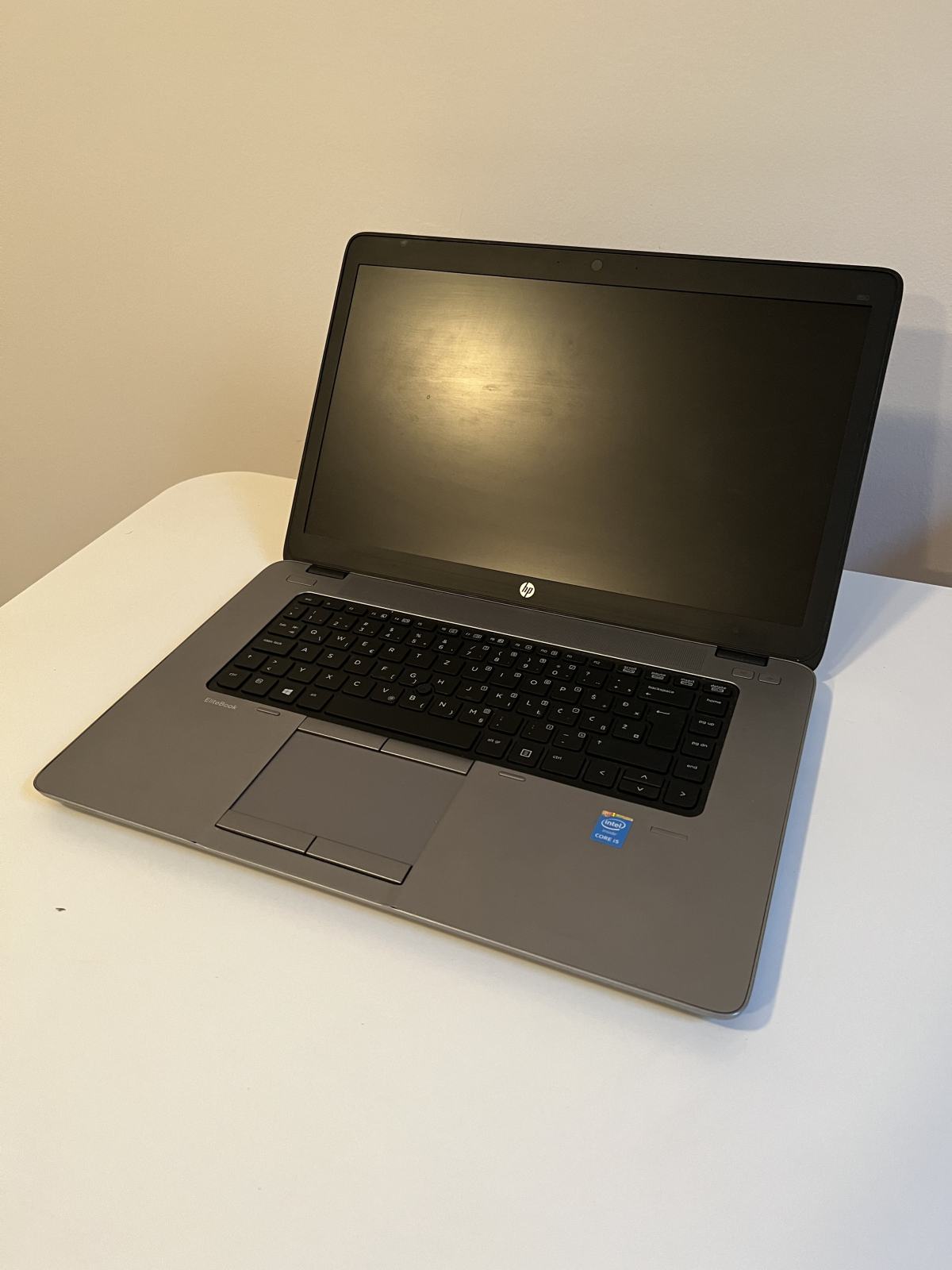 Prenosnik HP EliteBook 850/i5-4210U/16GB RAM/126GB SSD/WIN10