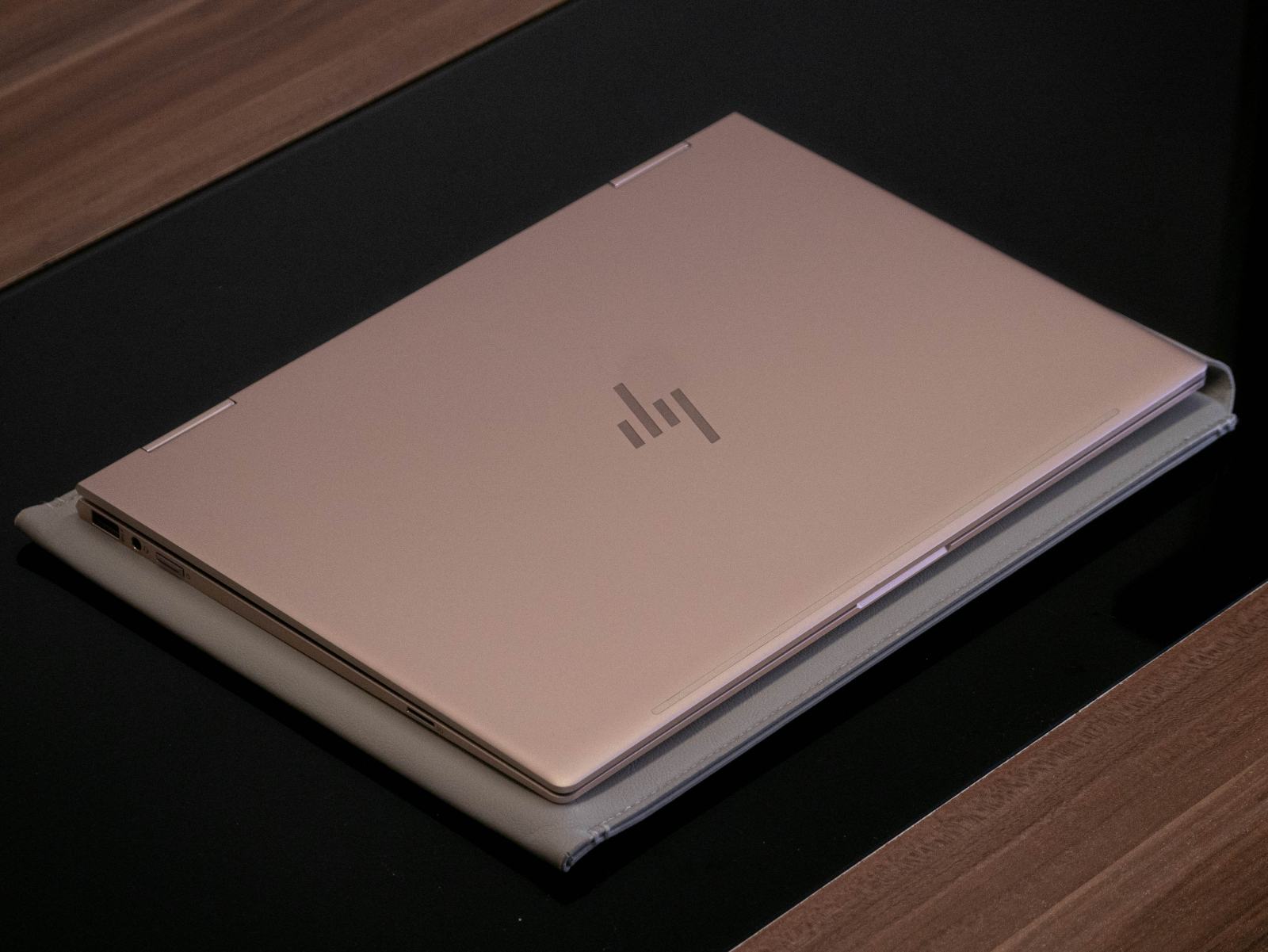 HP Spectre x360 (i7-8550U, 8 GB, 256 GB M.2 SSD, Rose gold) - kot nov