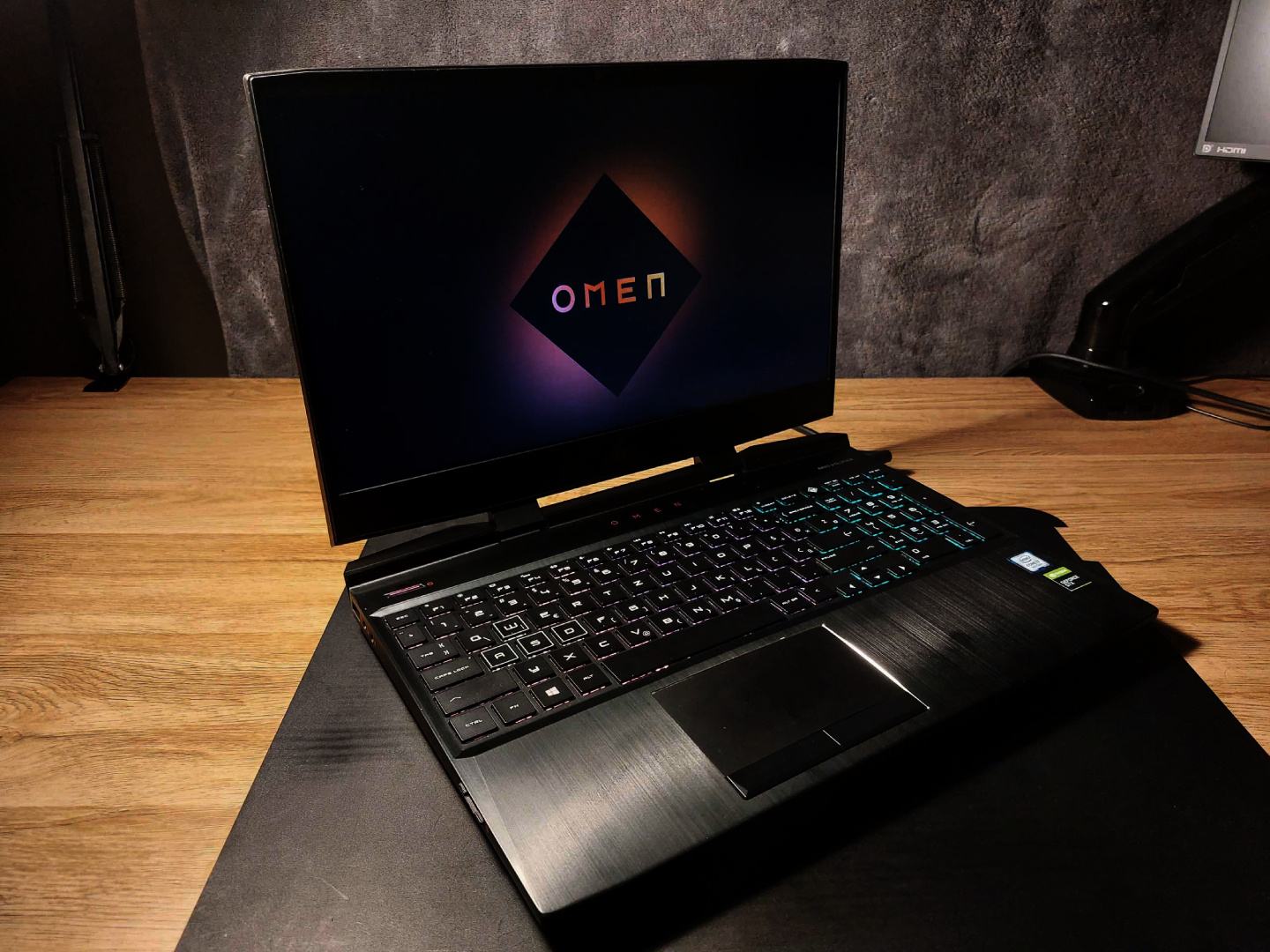 OMEN 15 by HP 1660Ti i7-9750H 8GB 512GB