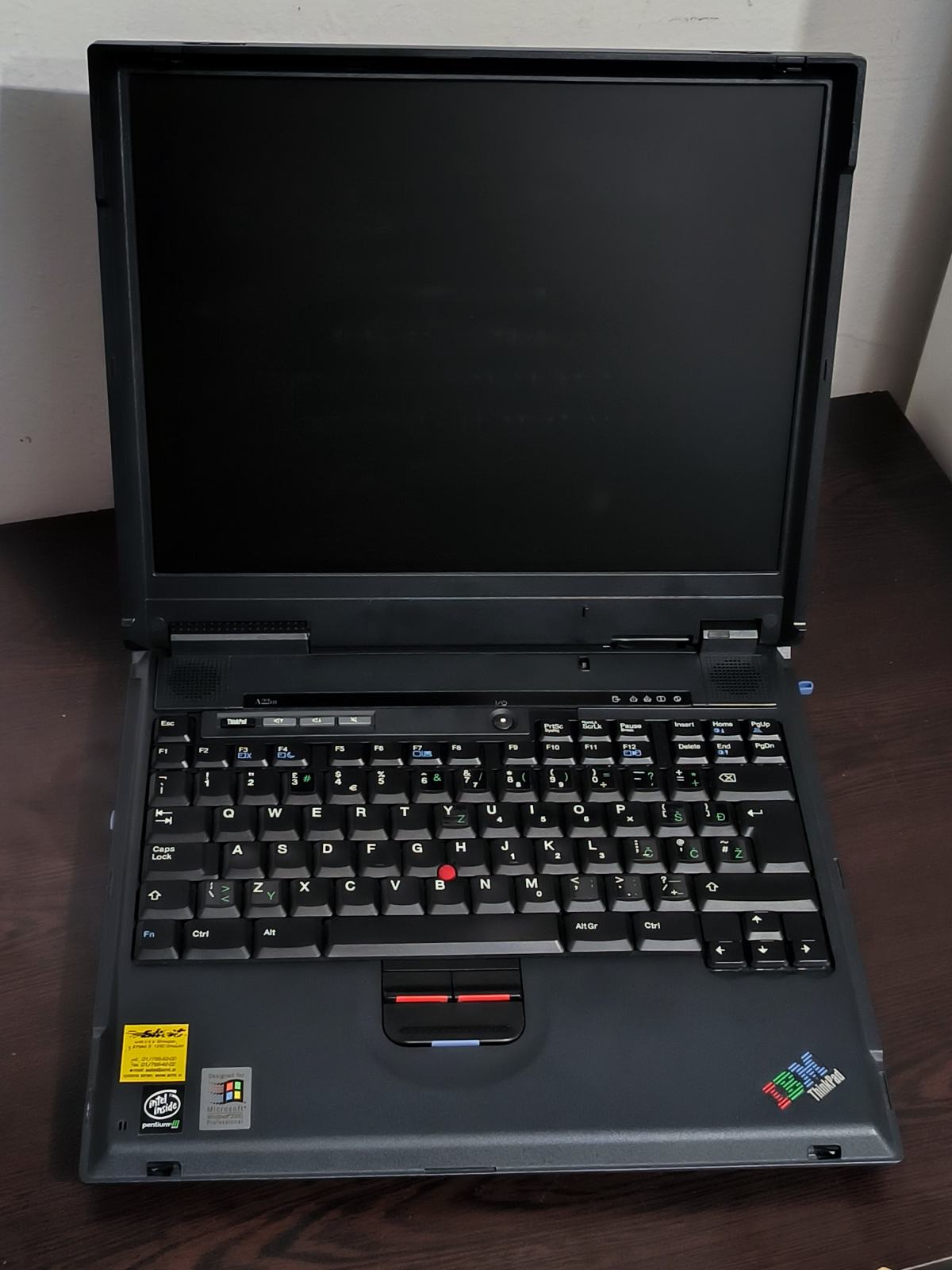 IBM Thinkpad A22m, Pentium 3, ATi Rage Pro 8Mb, Win98SE - Retro PC