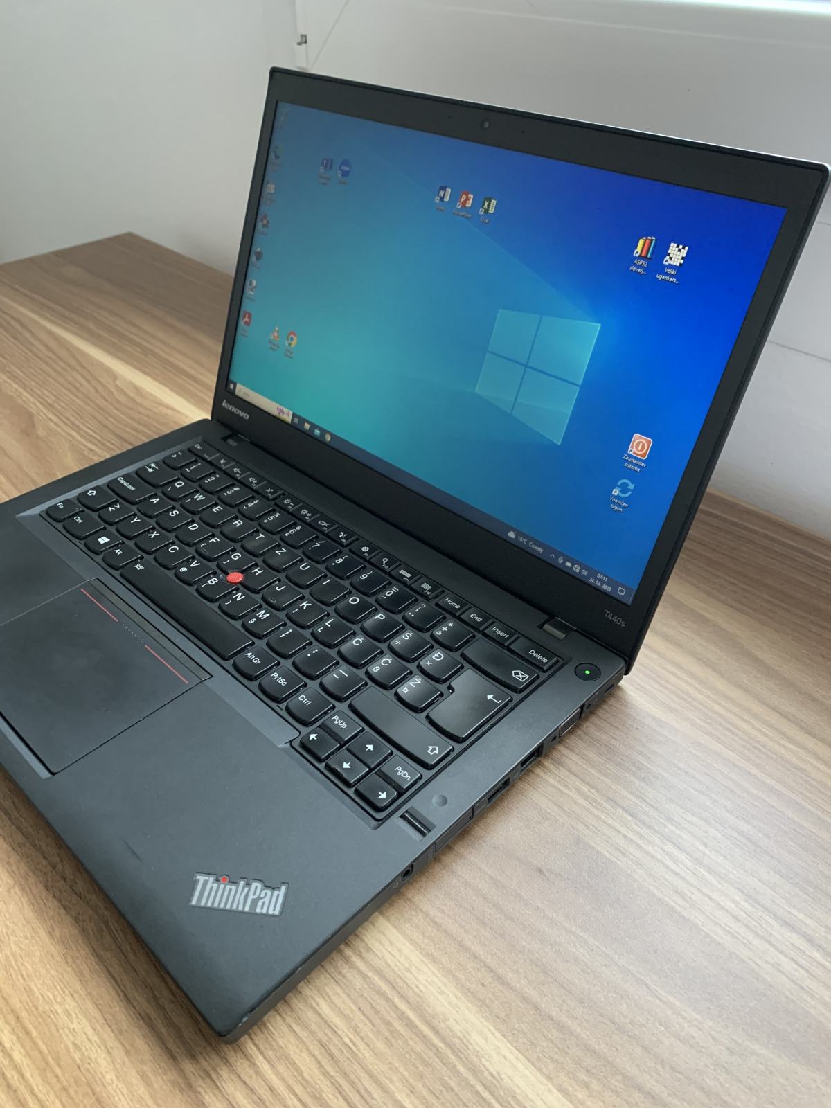 Lenovo ThinkPad T440s, i7-4600U, 12GB ram, 512GB SSD, WIN 10