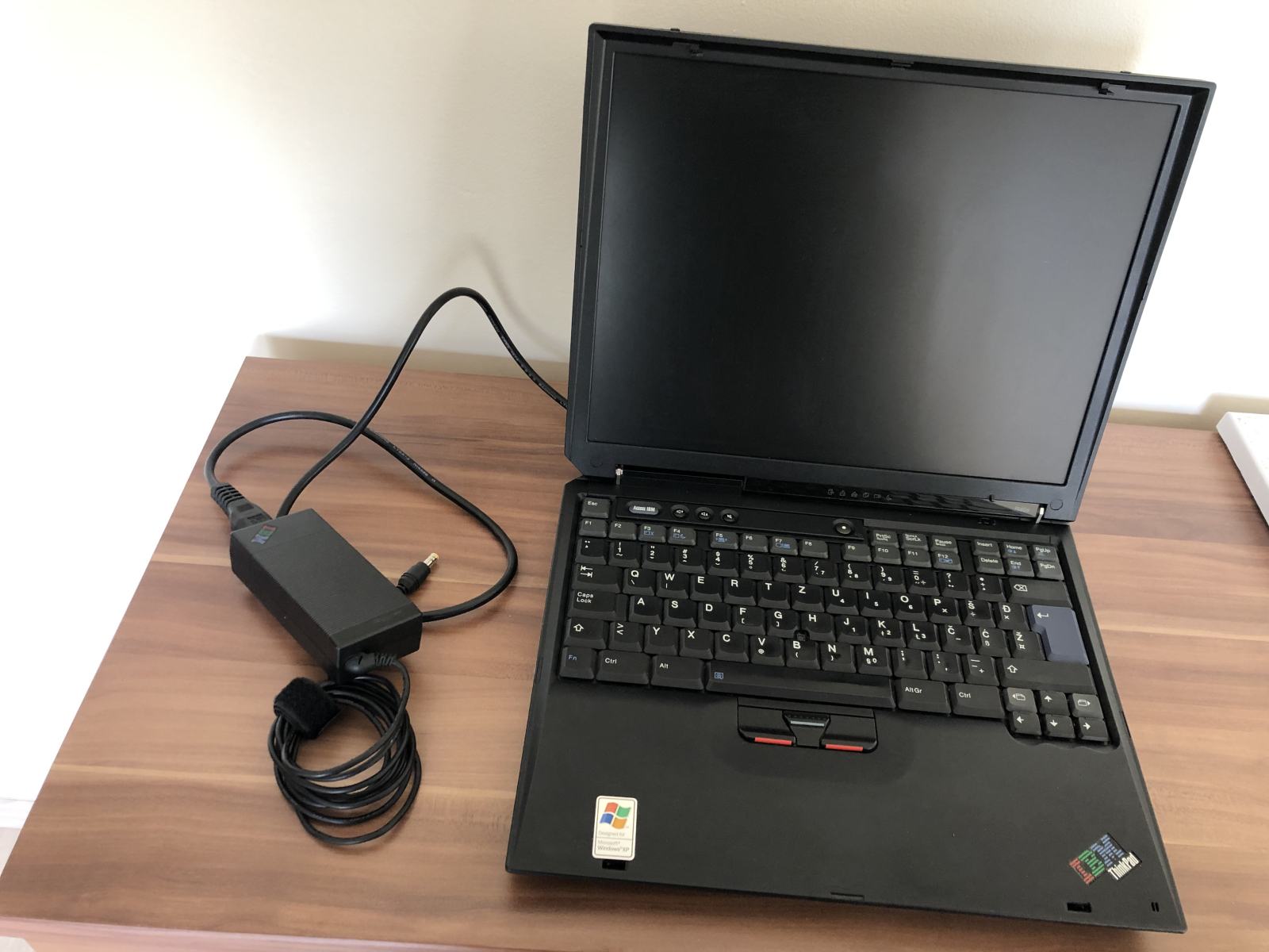 IBM ThinkPad R40e RETRO - VINTAGE