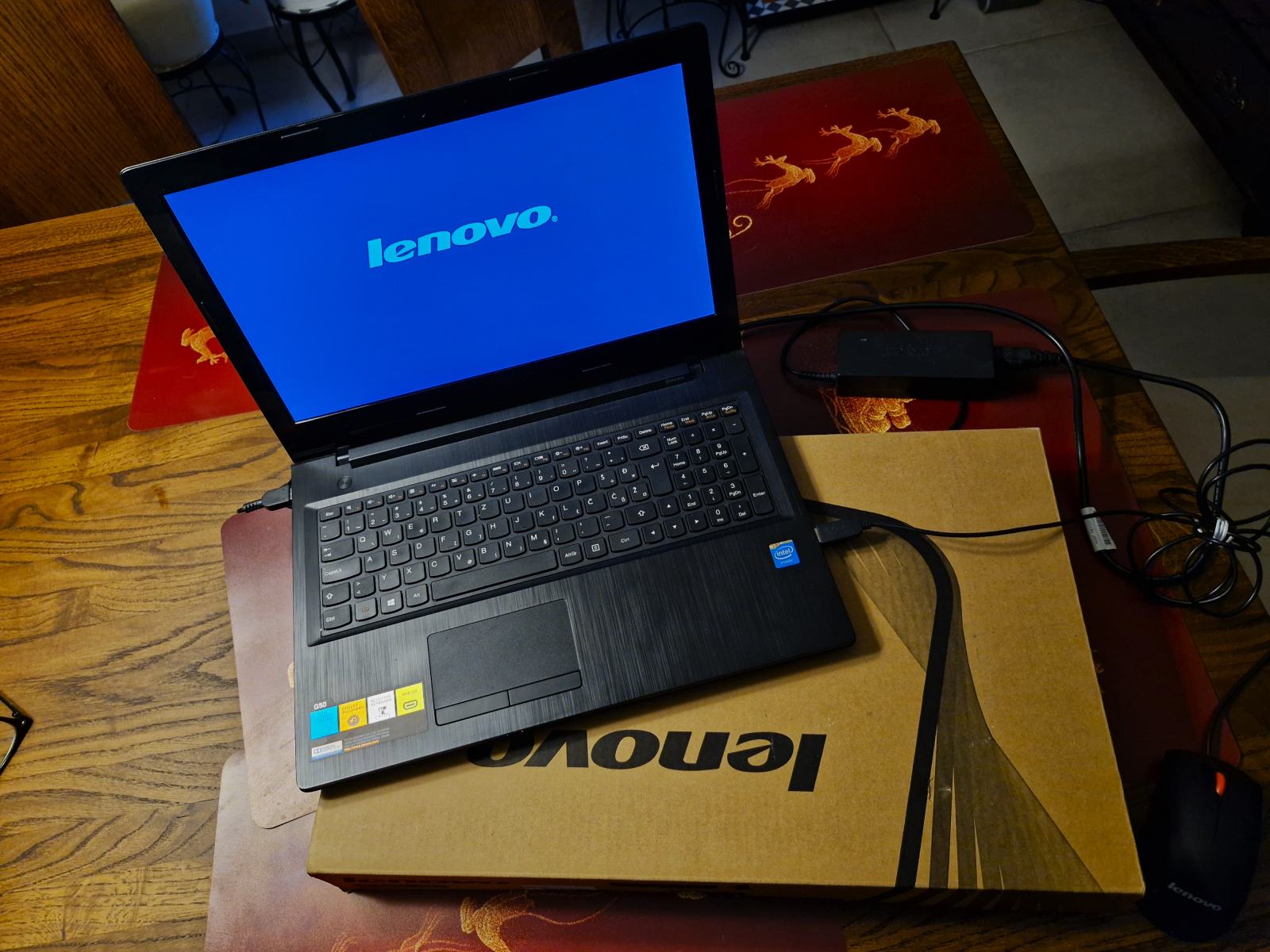 Prenosnik Lenovo G50-30 brezhiben ugodno prodam