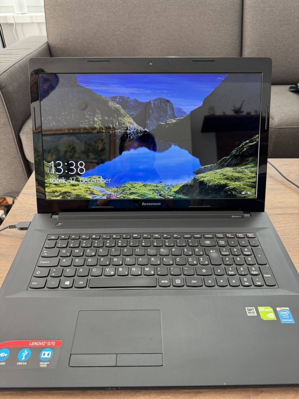 Prenosnik Lenovo G70-Pentium 3805 4GB/500GB-17,3