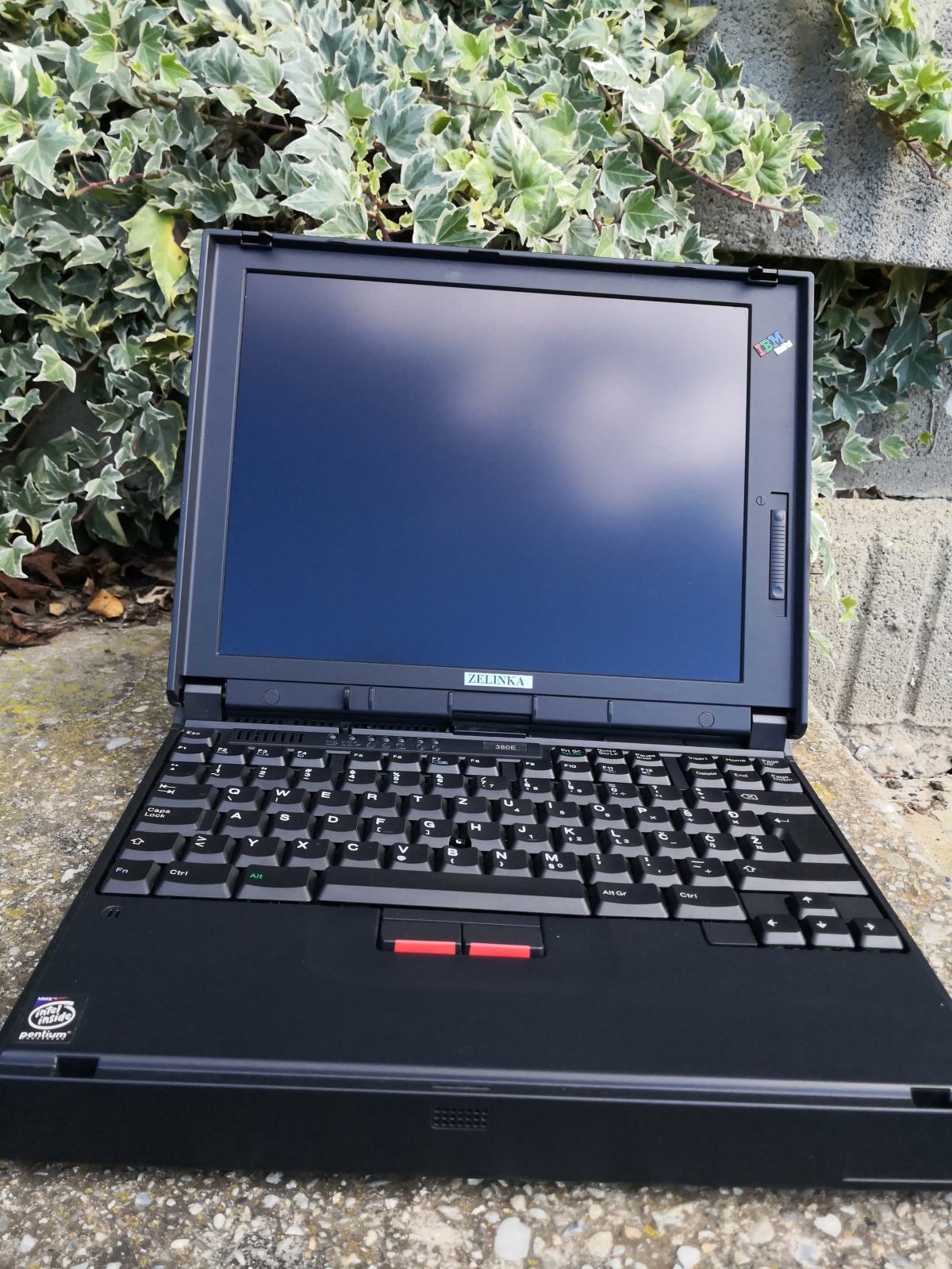 Vintage IBM THINKPAD 380E pentium prenosni računalnik
