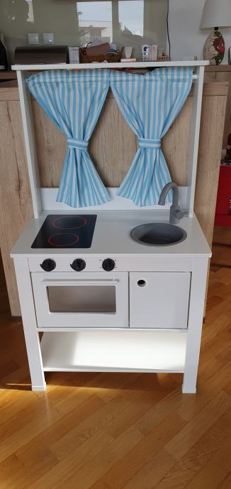 Otroška kuhinja IKEA (lesena)