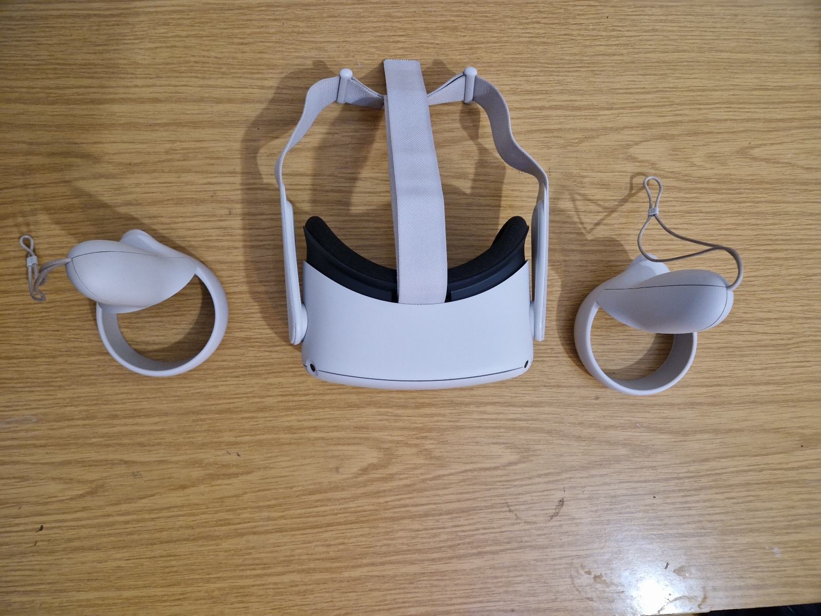 VR očala oculus quest 2 + zaščitna torba za potovanje