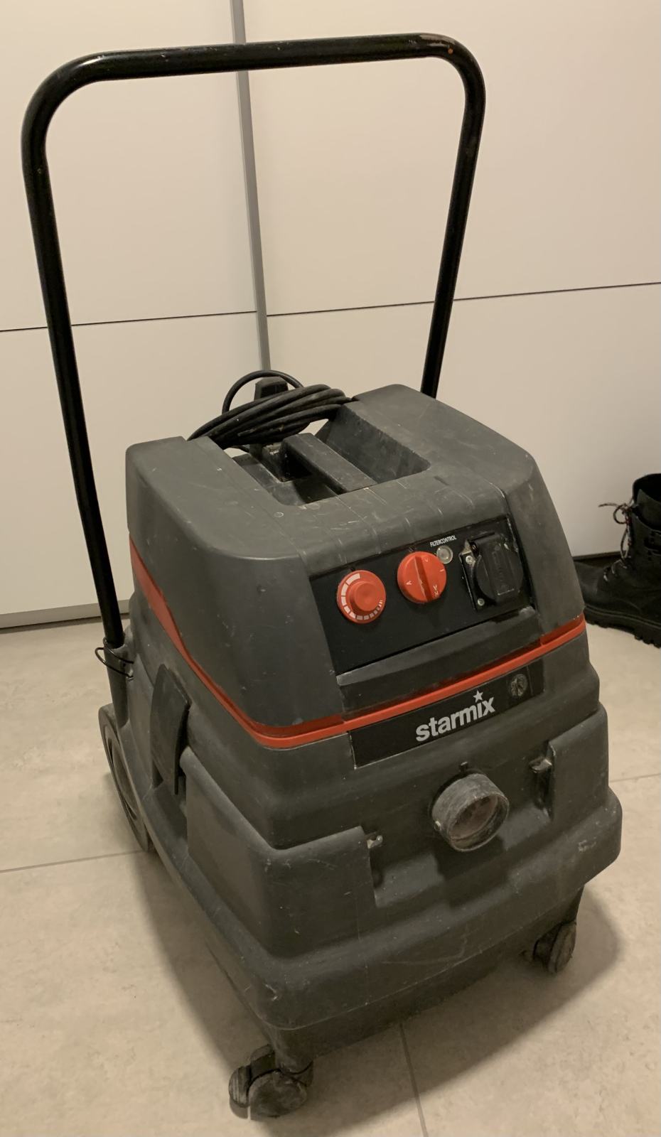INDUSTRIJSKI SESALEC 50 L STARMIX ARD-1250 AVTOMATSKO STRESA FILTRE