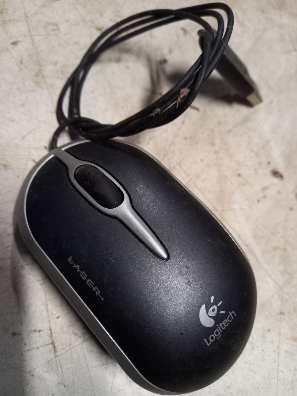Miška Logitech z usb podaljškom, cena 3 euro
