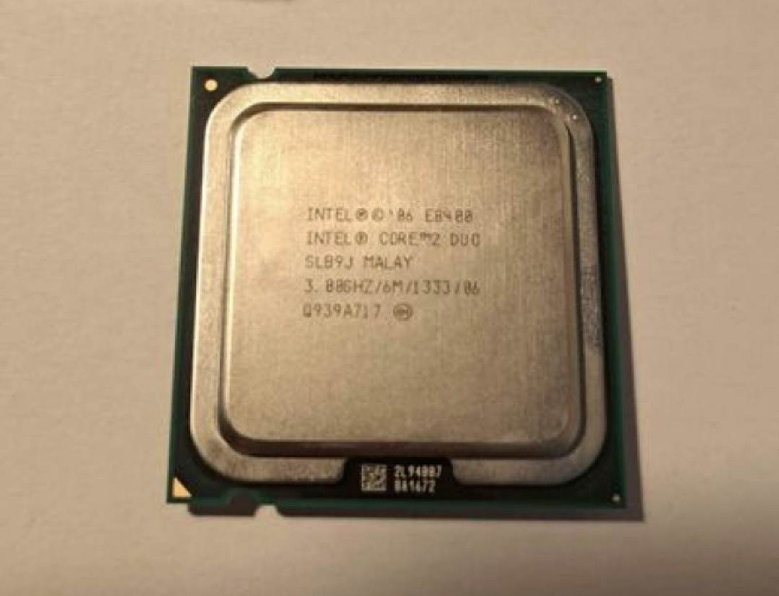 Intel E8400 - LGA 775