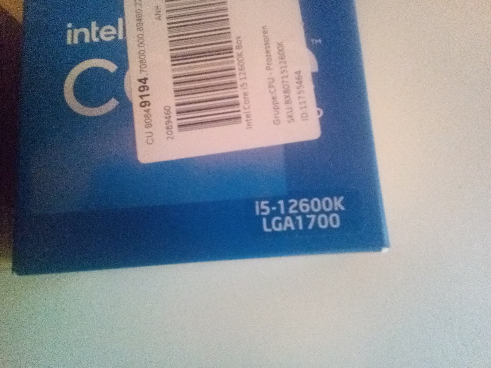Procesor Intel Core i5 12600K (tray varianta) + darilo: CPU ventilator