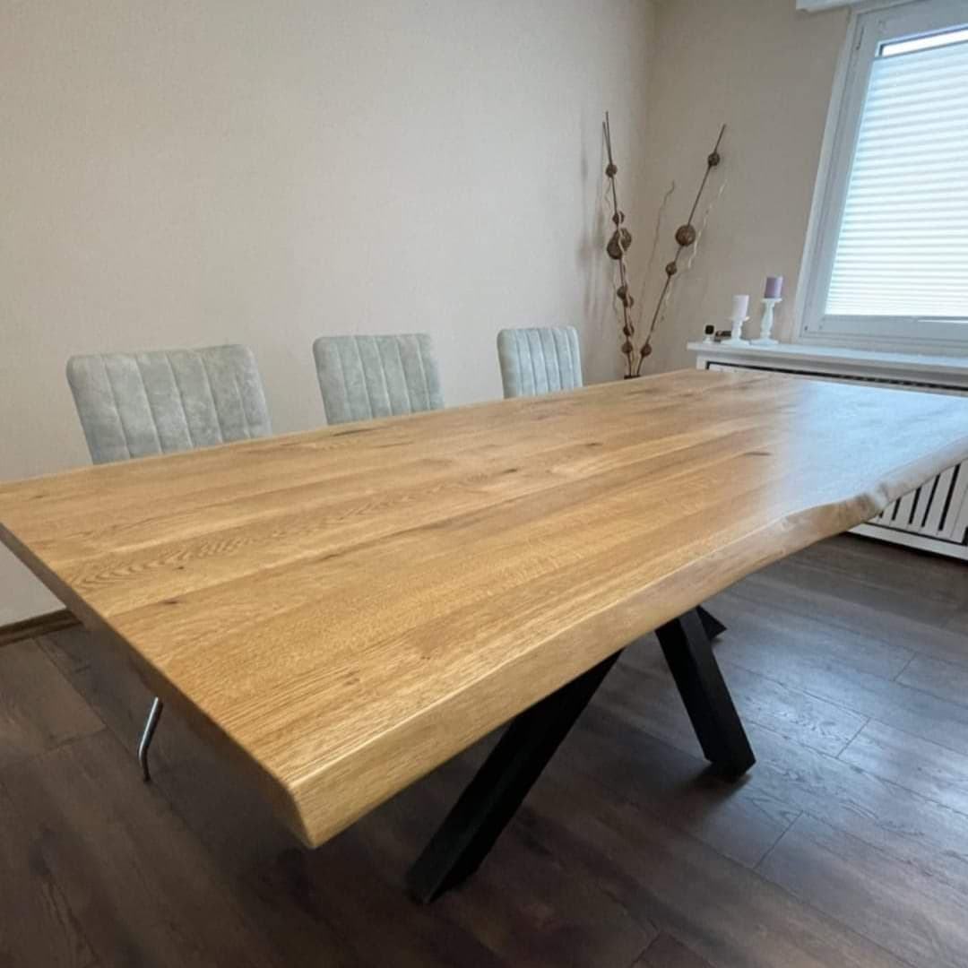 Hrastove jedilne mize