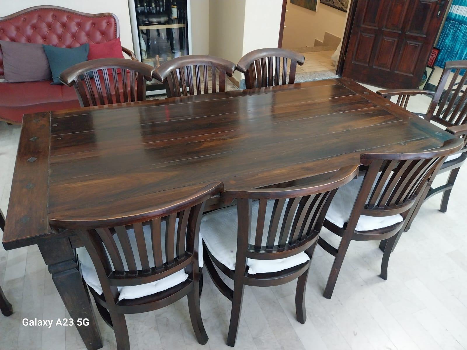 Komplet mize in 8 stolov