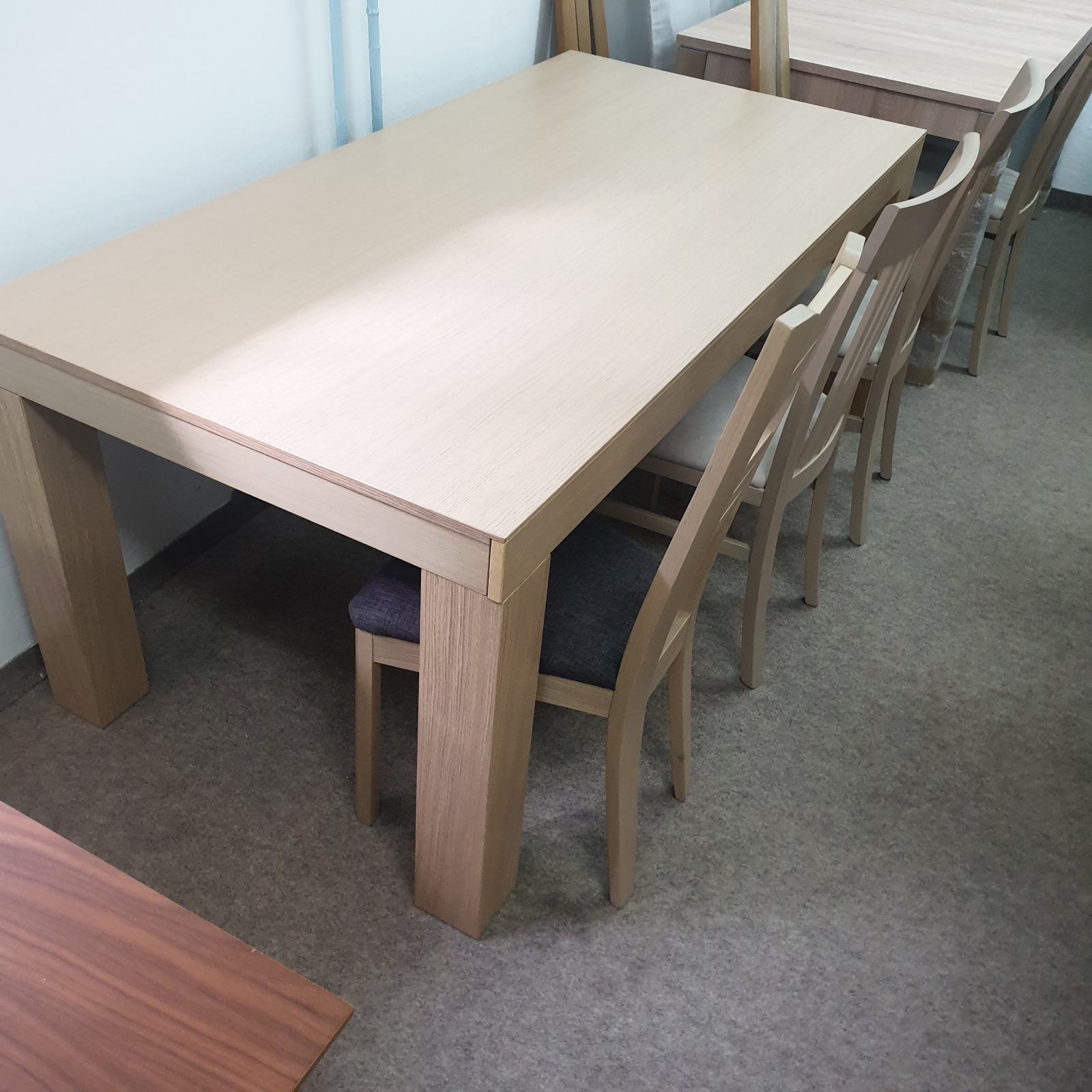 MIZA HRAST MASIVA BARVA BELJEN HRAST 180X90+2 X 45