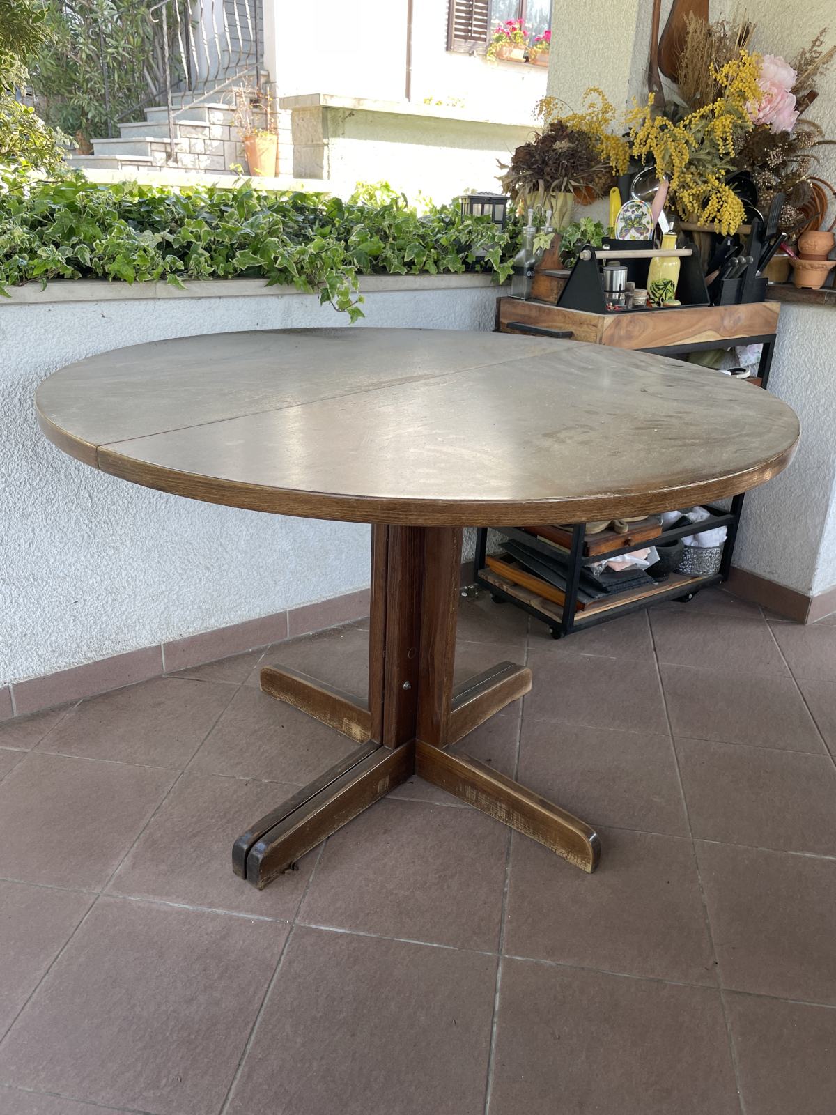 Okrogla jedilna miza