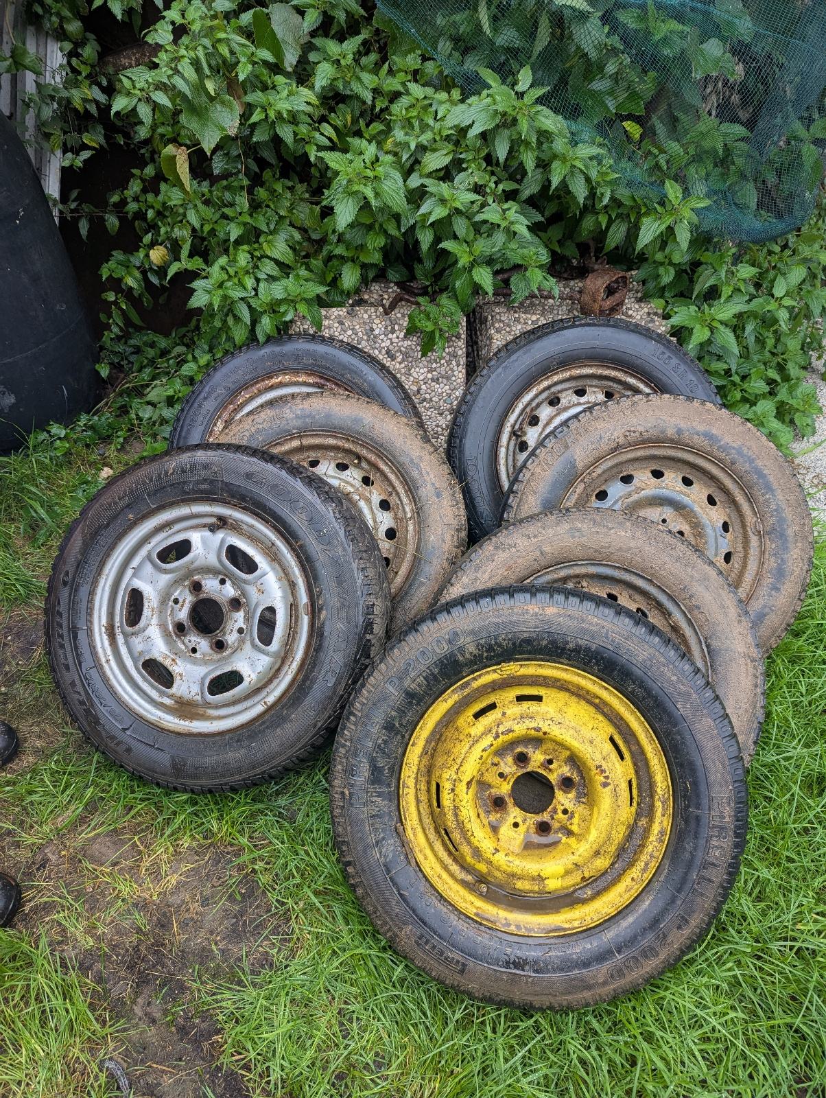 13 colna jeklena platišča za vw passat in zastava 101