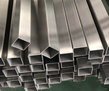 Kvadratne pohistvene cevi inox