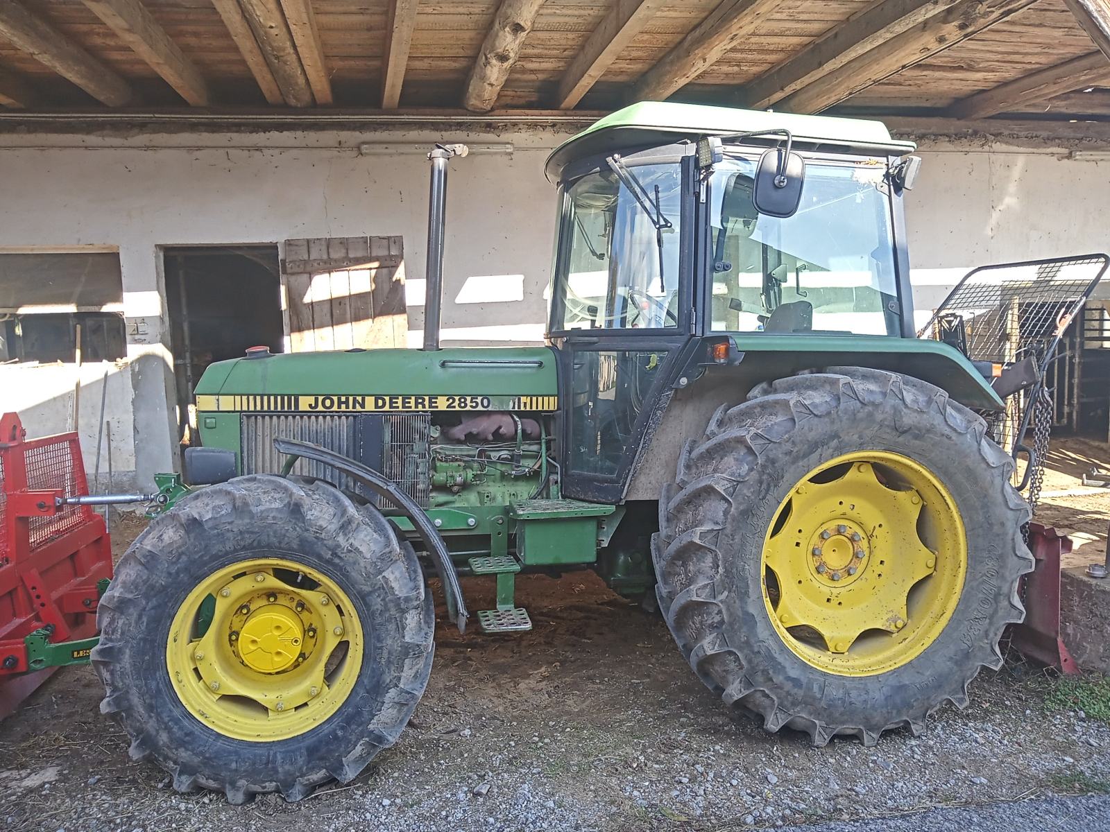 John Deere 2850