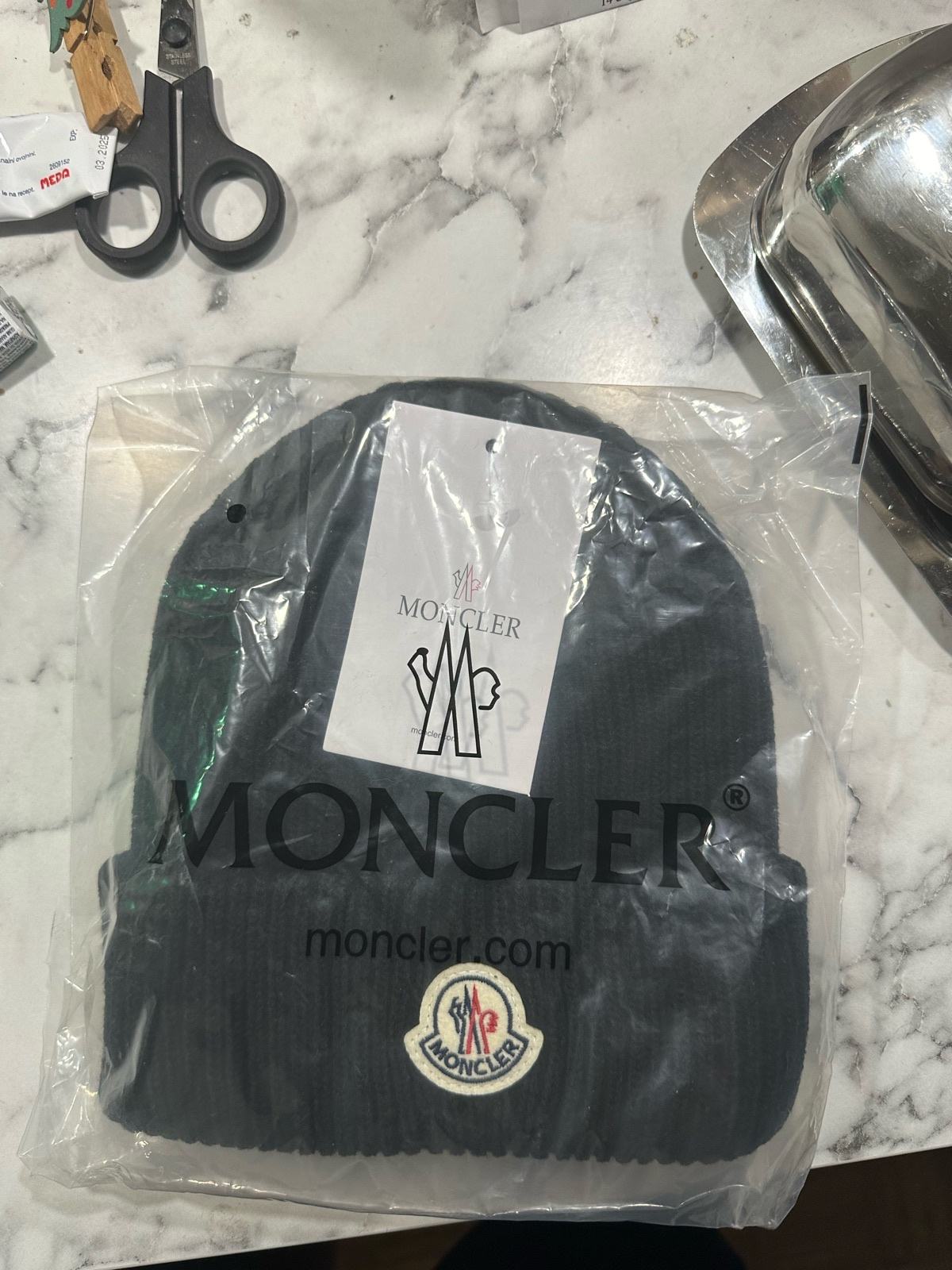 Moncler kapa