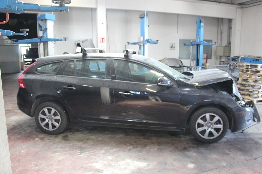 VOLVO V60 SW 2.0 D 100KW AUTO 5P (2013), 2013 l.