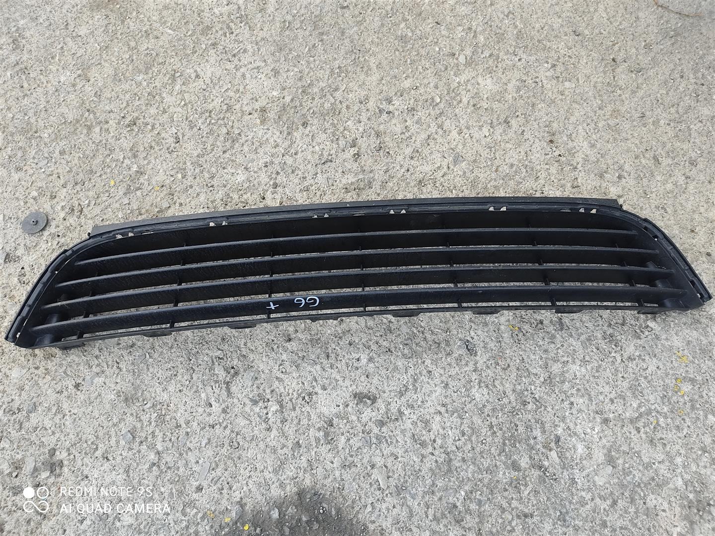 Volkswagen Vw Golf 6+ sredinska maska mreža odbijača