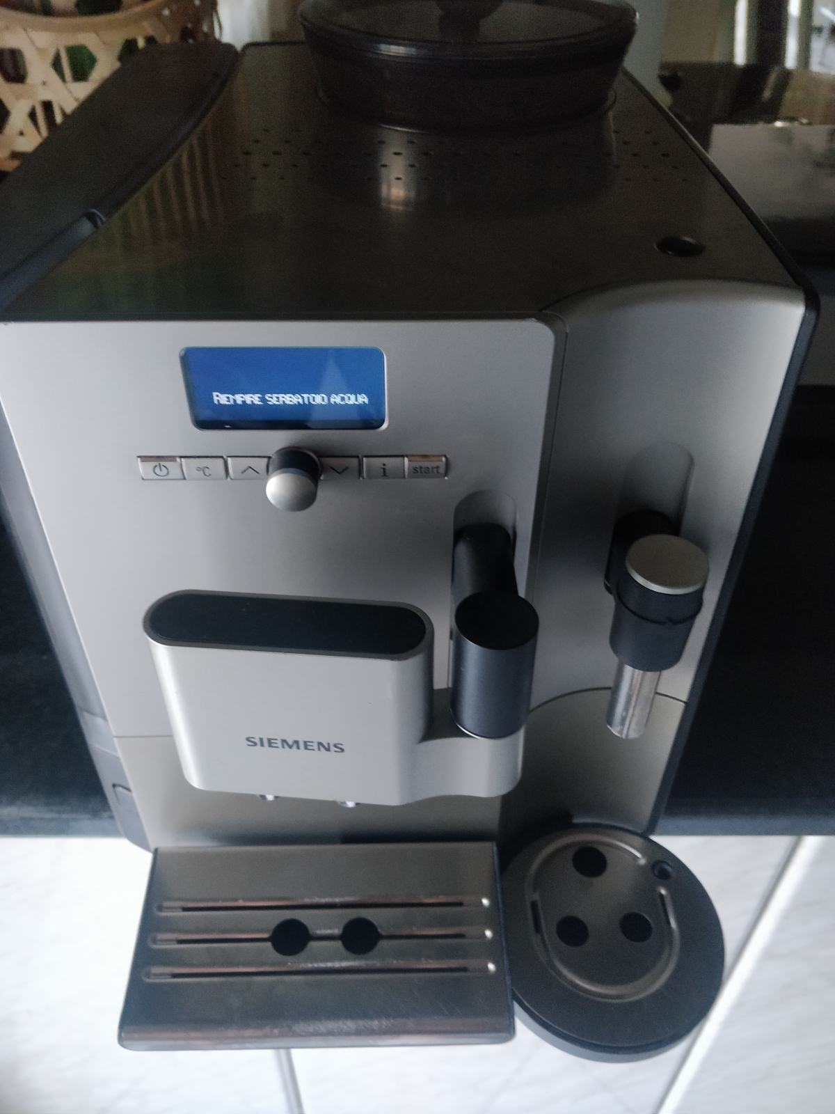 Kavni avtomat SIEMENS EQ7