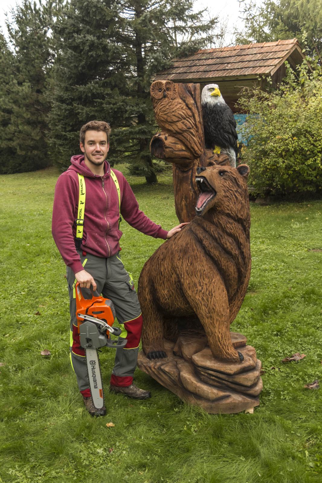 Lesena skulptura Medved