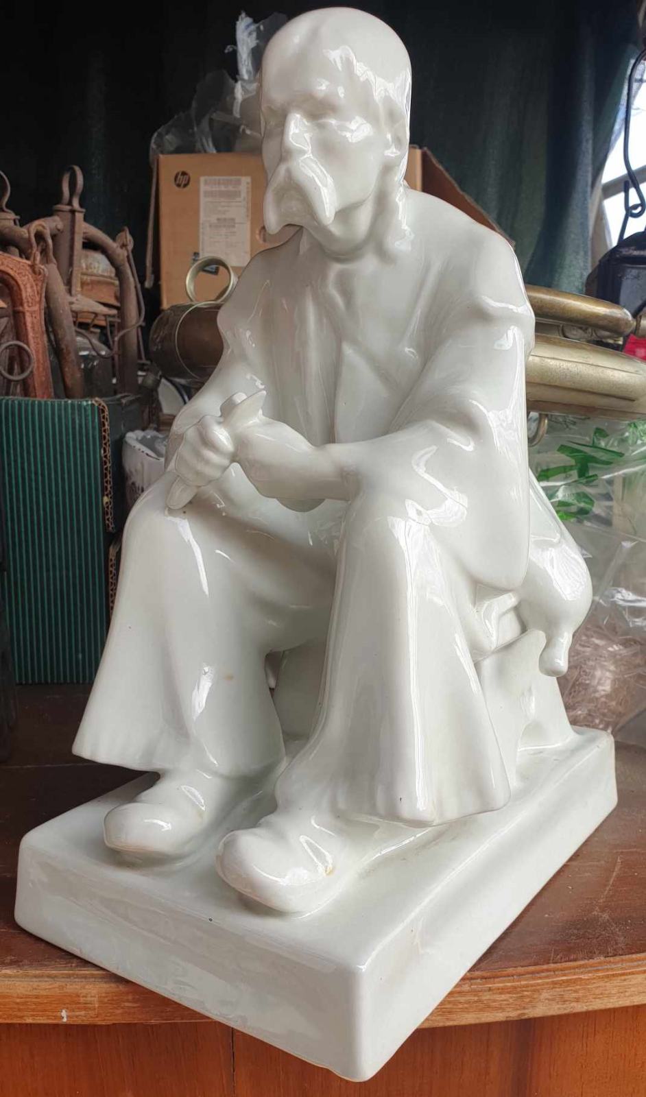 skulptura iz porcelana - rezbar