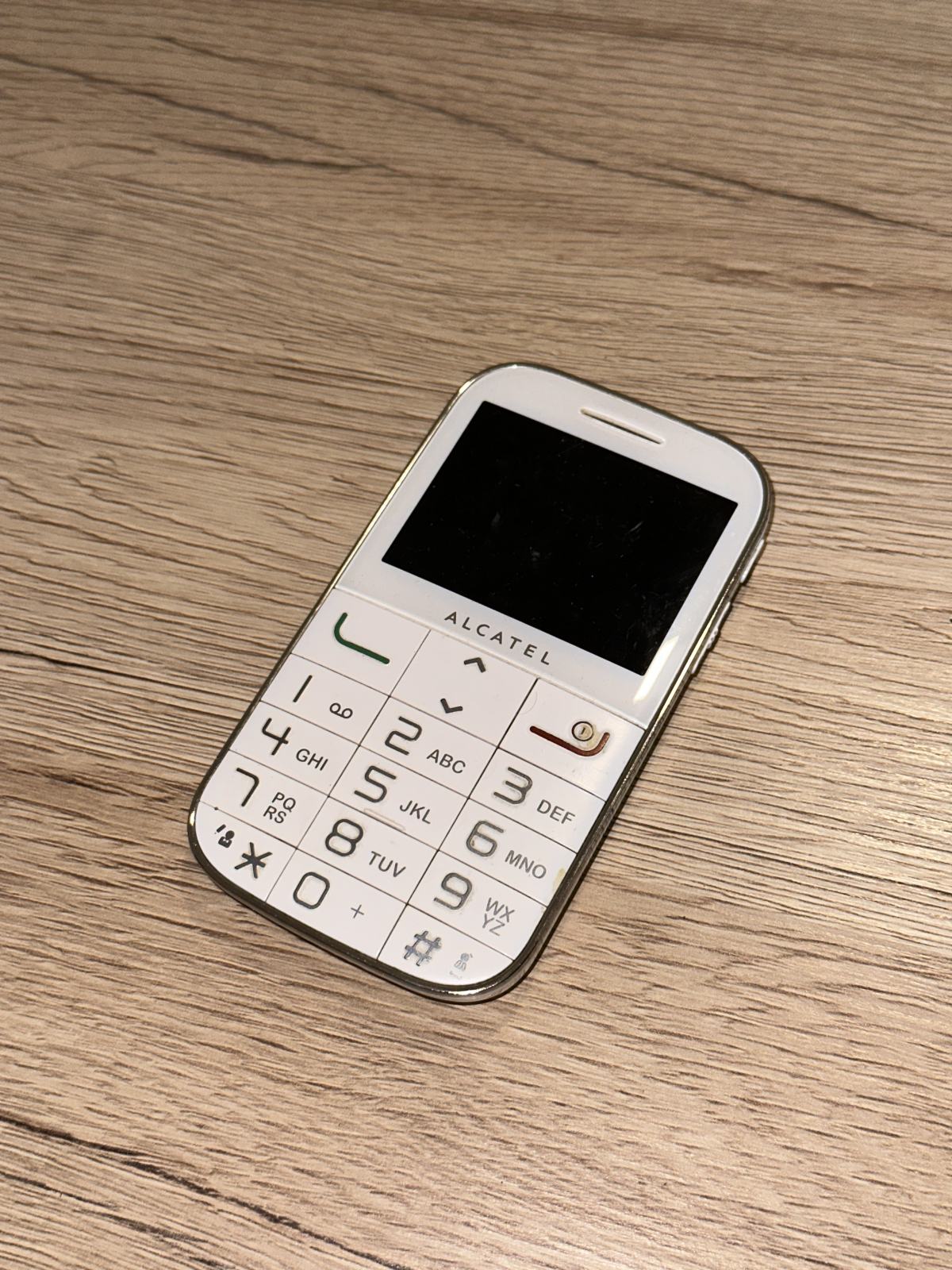 Alcatel 2000x mobilni telefon za starejše
