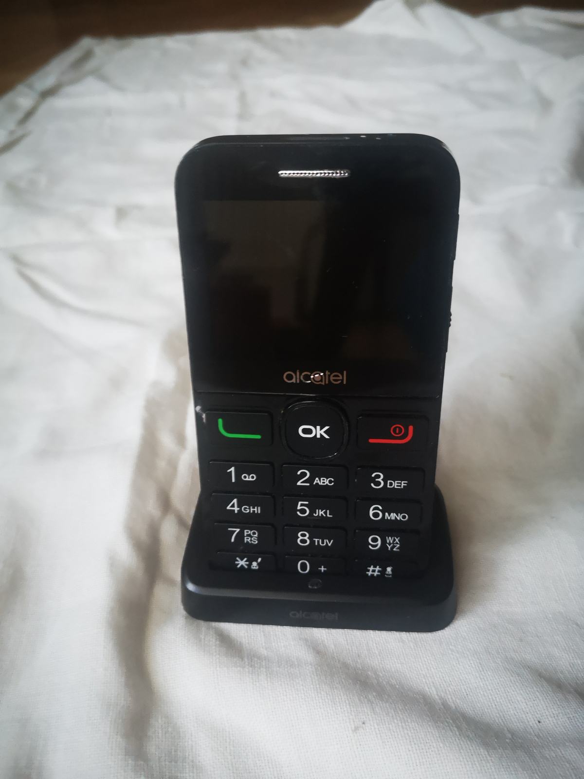 Alcatel mobilnik, velike tipke, + polnilec, prodam
