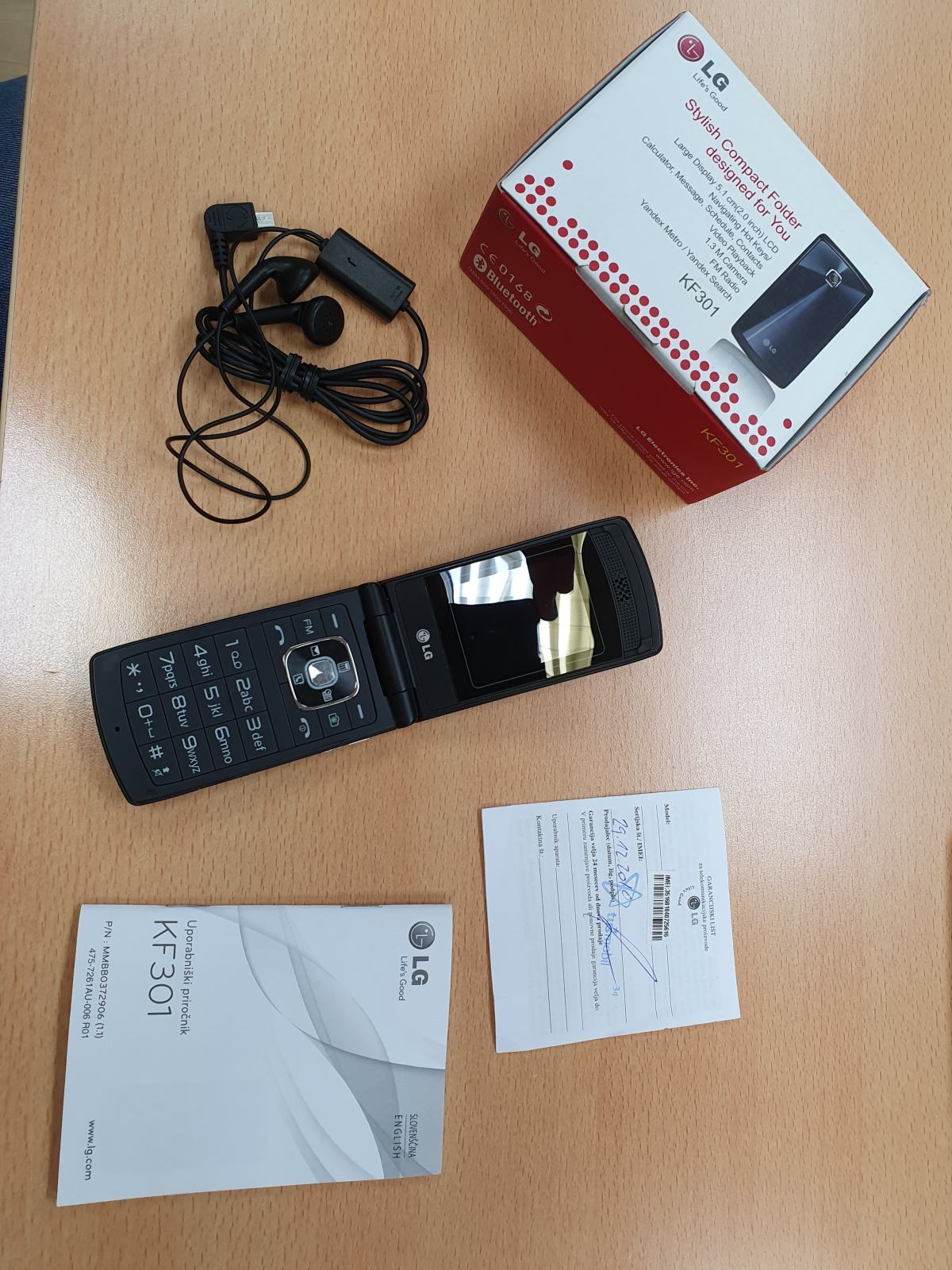 GSM LG KF301 preklopni