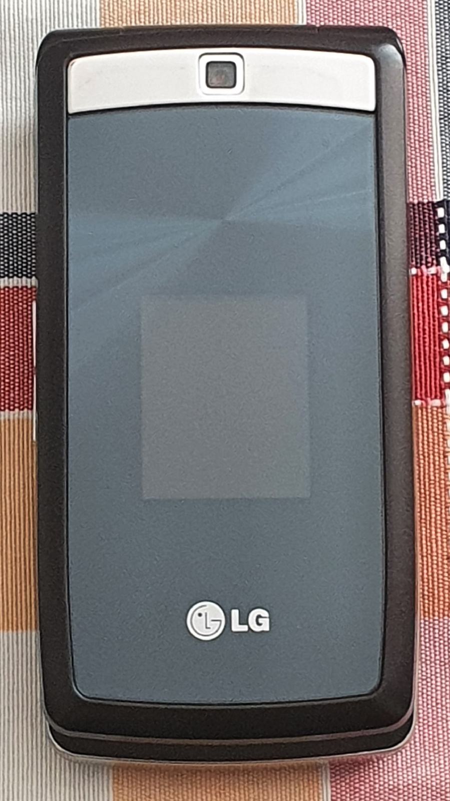 Mobilni telefon LG KF300