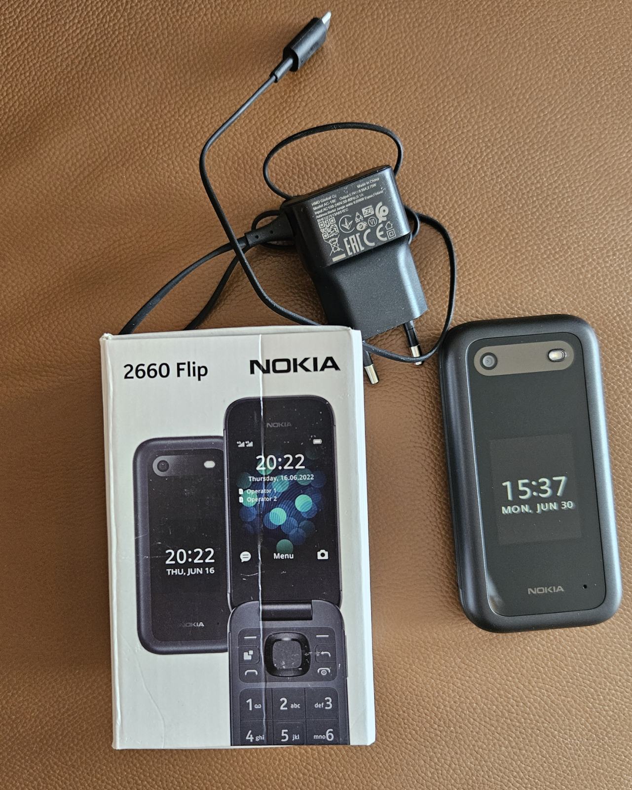 Nokia 2660 Flip 4G, preklopni klasični mobilni telefon