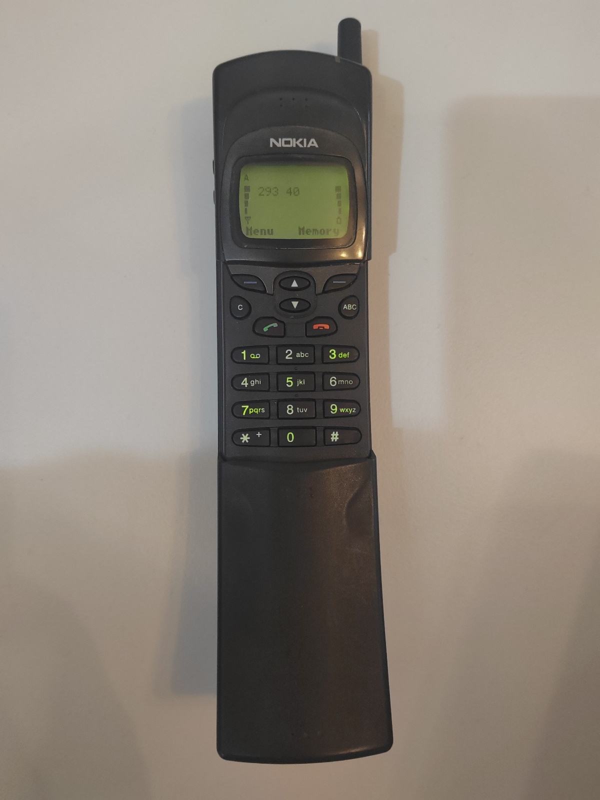 Originalni vintage telefon Nokia 8110