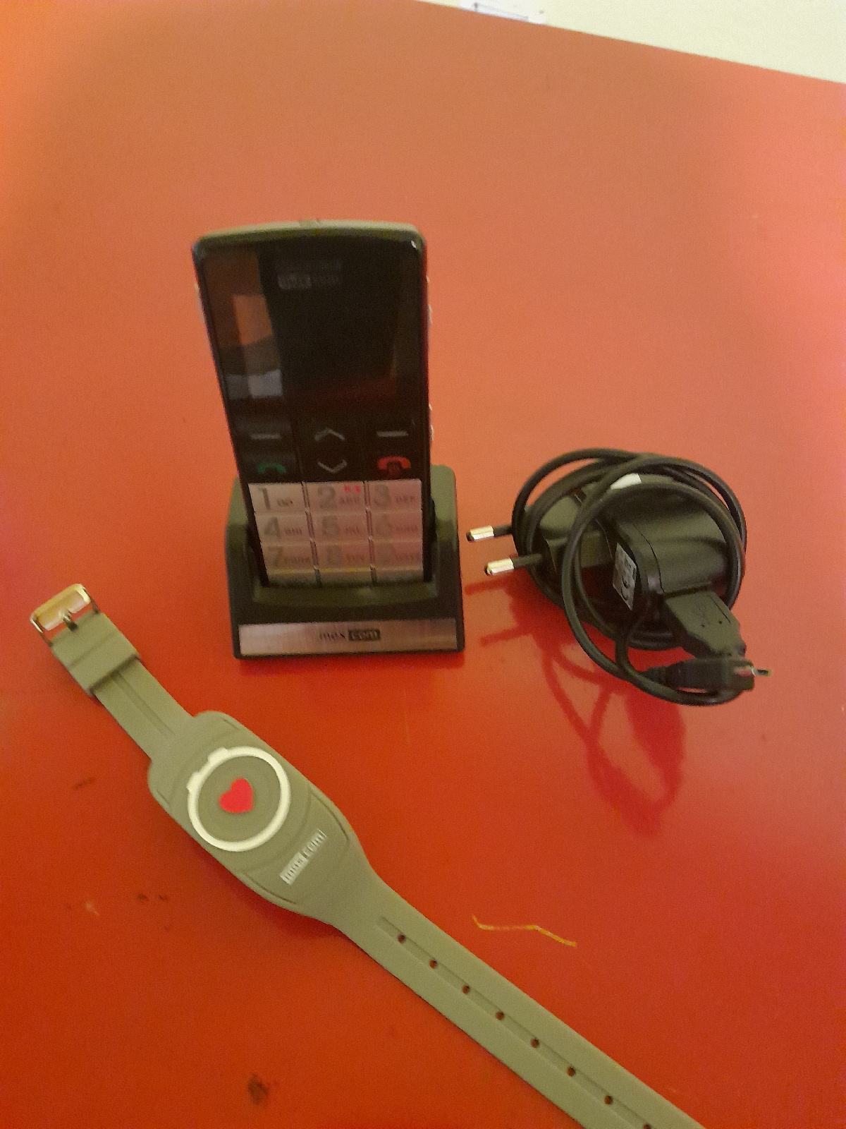 SOS telefon in zapestnica